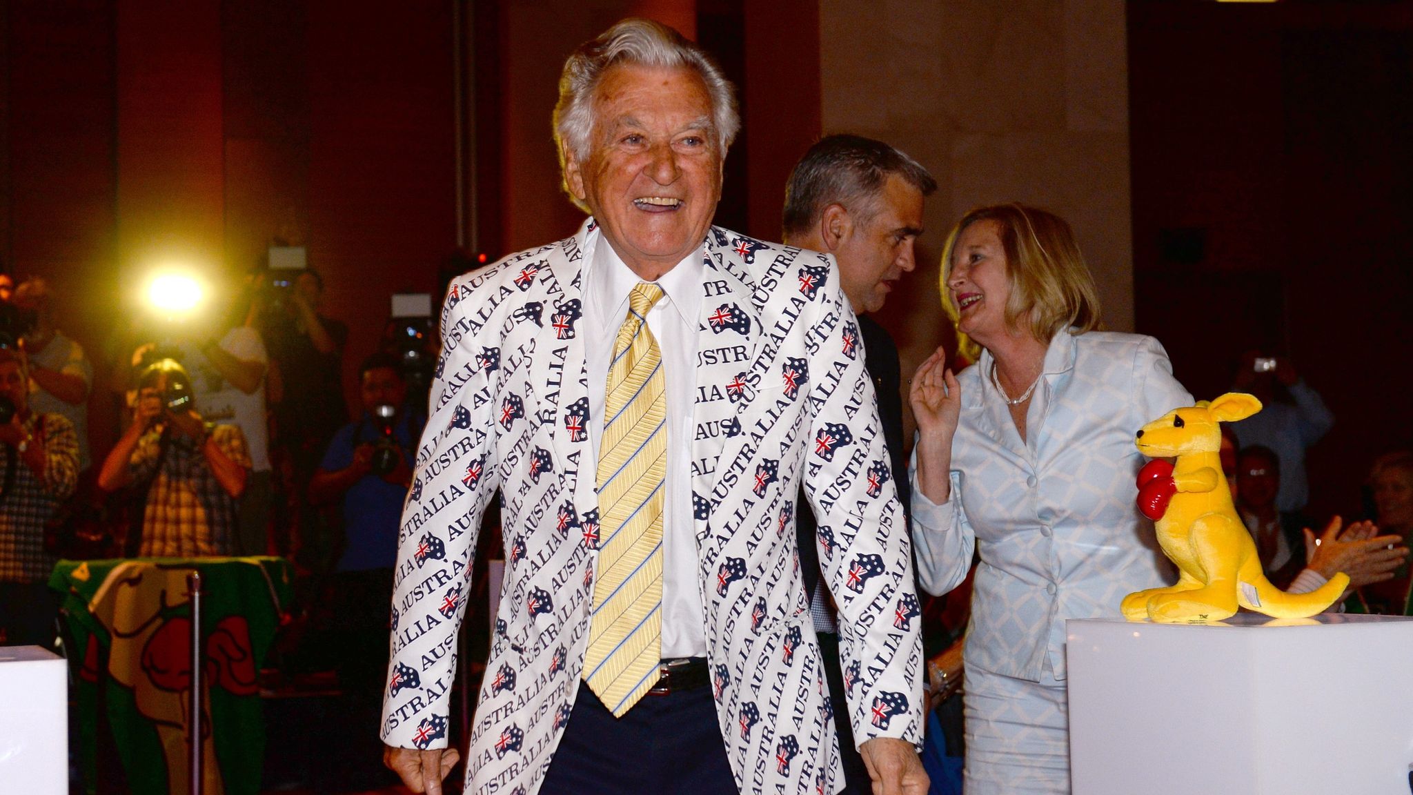 Australia's longest-serving Labor PM Bob Hawke dies | World News | Sky News