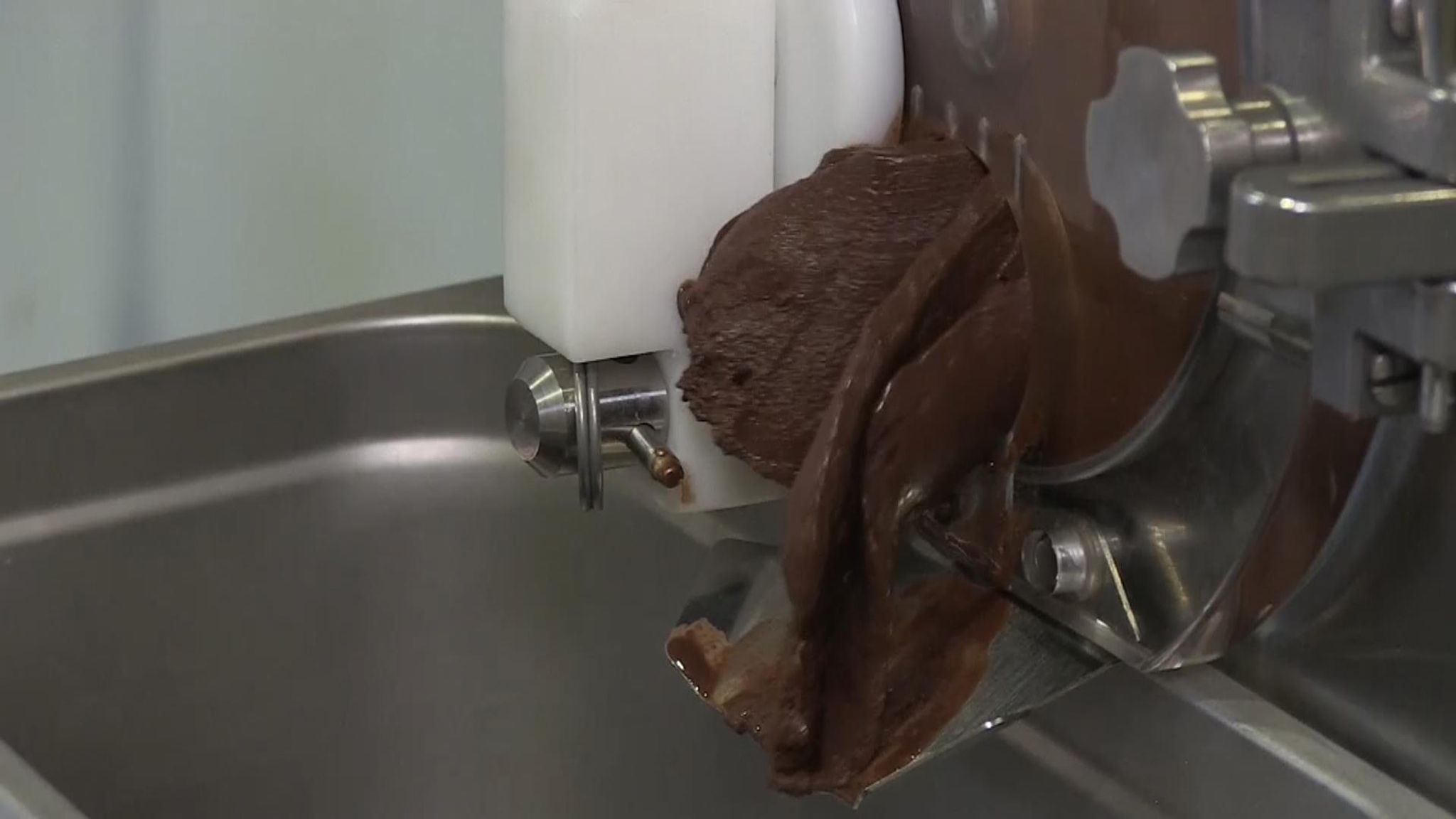 Maggot ice cream touted as eco-friendly alternative to traditional ...