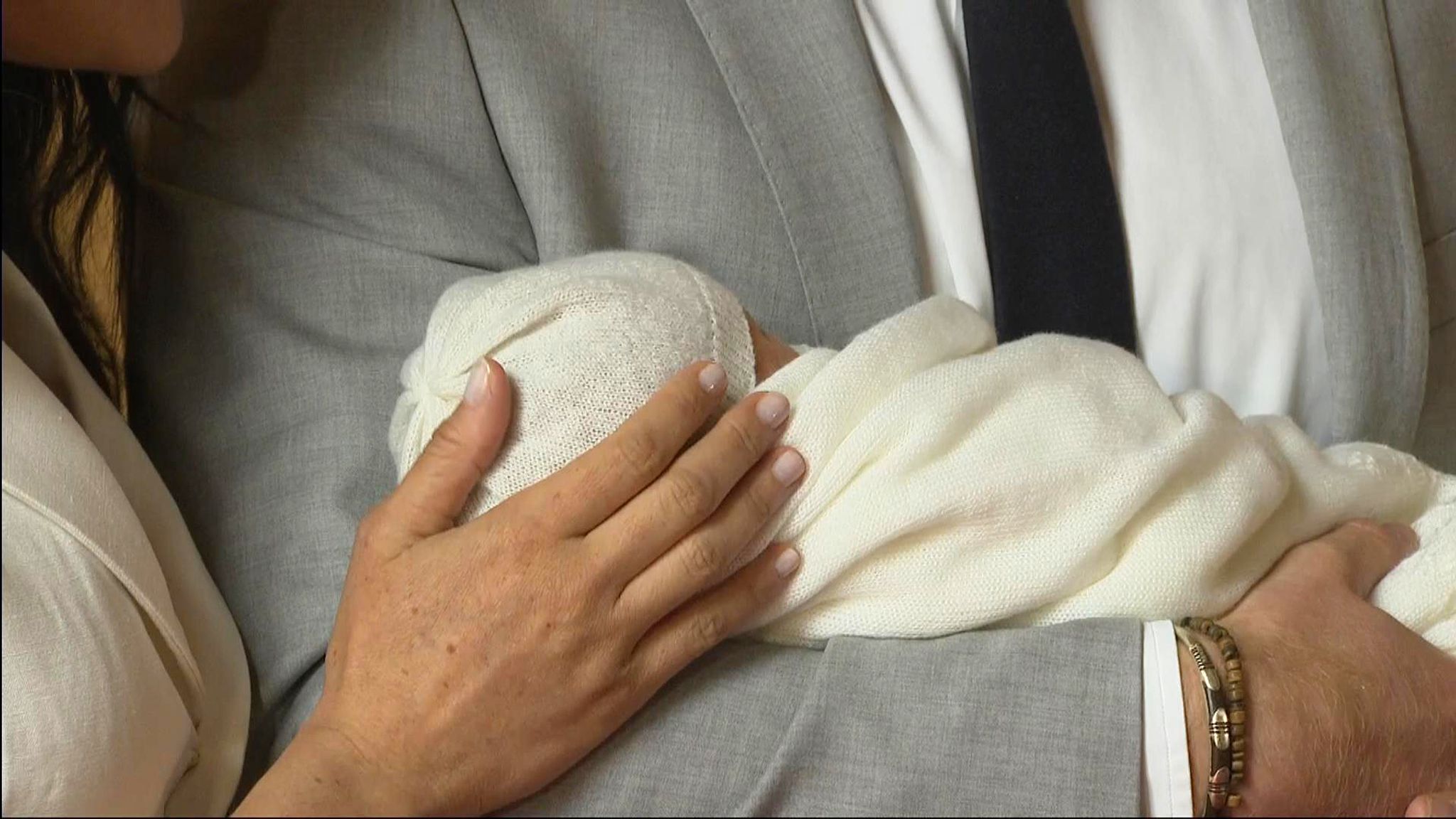 Royal baby: Harry and Meghan reveal son to the world | UK News | Sky News Royal baby: Harry and Meghan reveal son to the world | UK News | Sky News