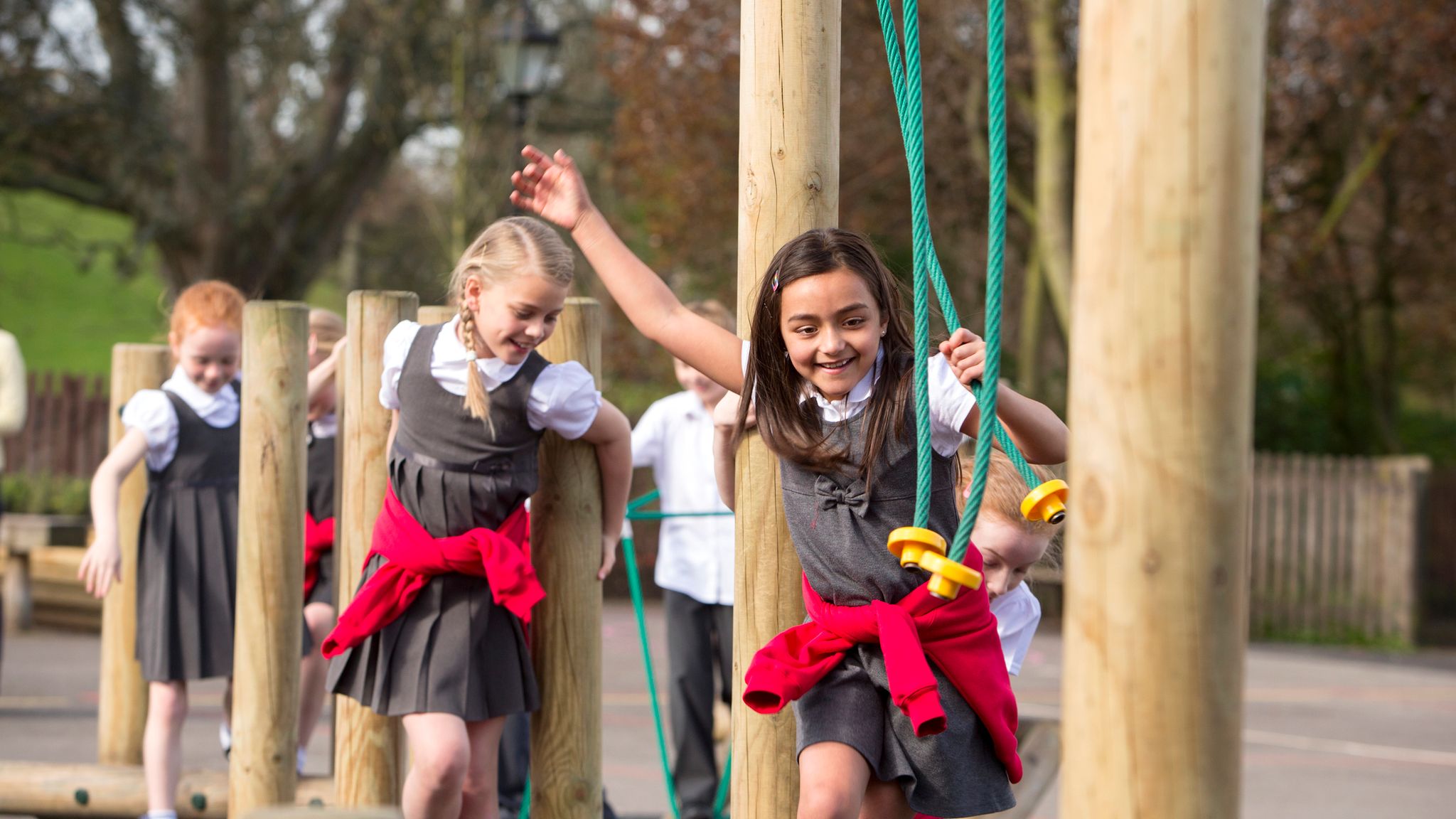 Schools break times cut by an hour over two decades, study finds | UK ...