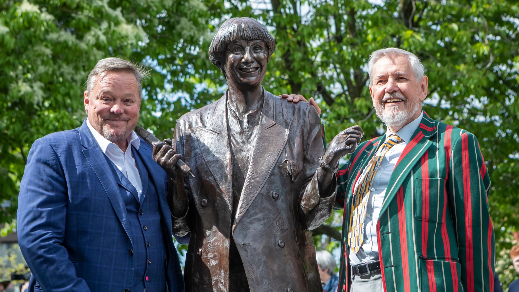 Victoria Wood statue unveiled in memory of comedian | Ents & Arts News ...