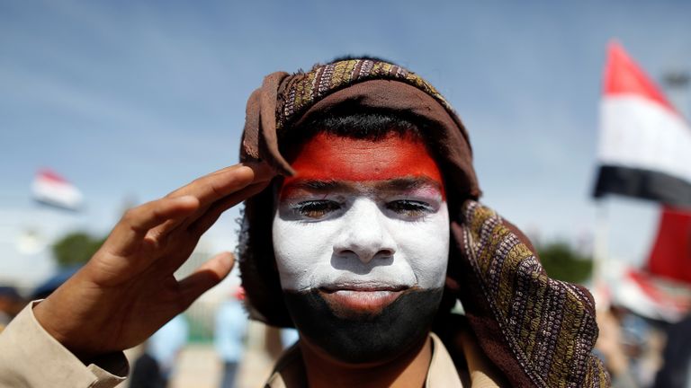 Yemen civil war: Rebel Houthi fighters start to leave Hodeidah, Saleef ...