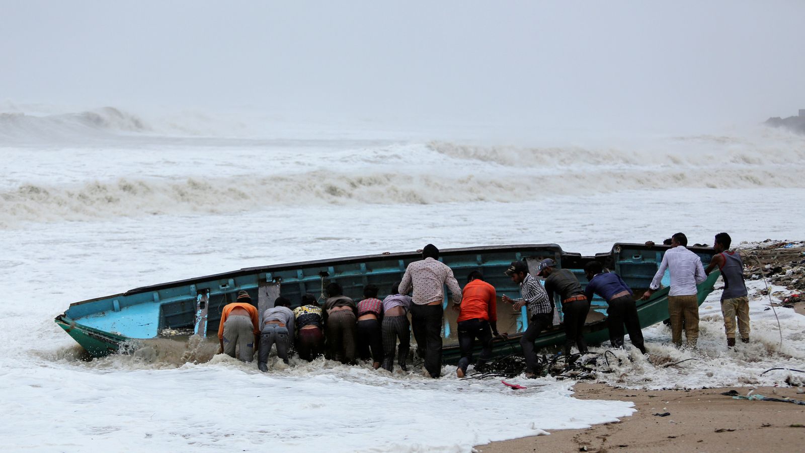 Thousands evacuated on Indian coast as Cyclone Vayu sweeps in | World ...
