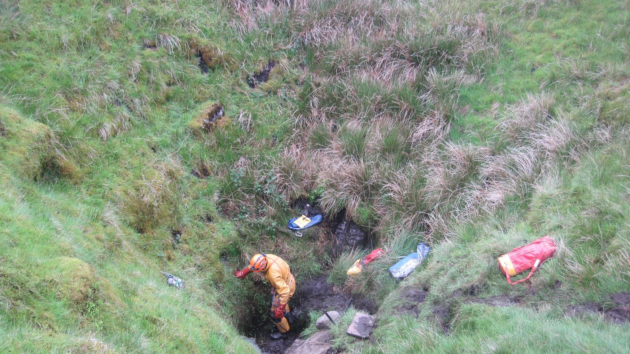 Man trapped in Yorkshire cave dies despite huge rescue effort | UK News ...