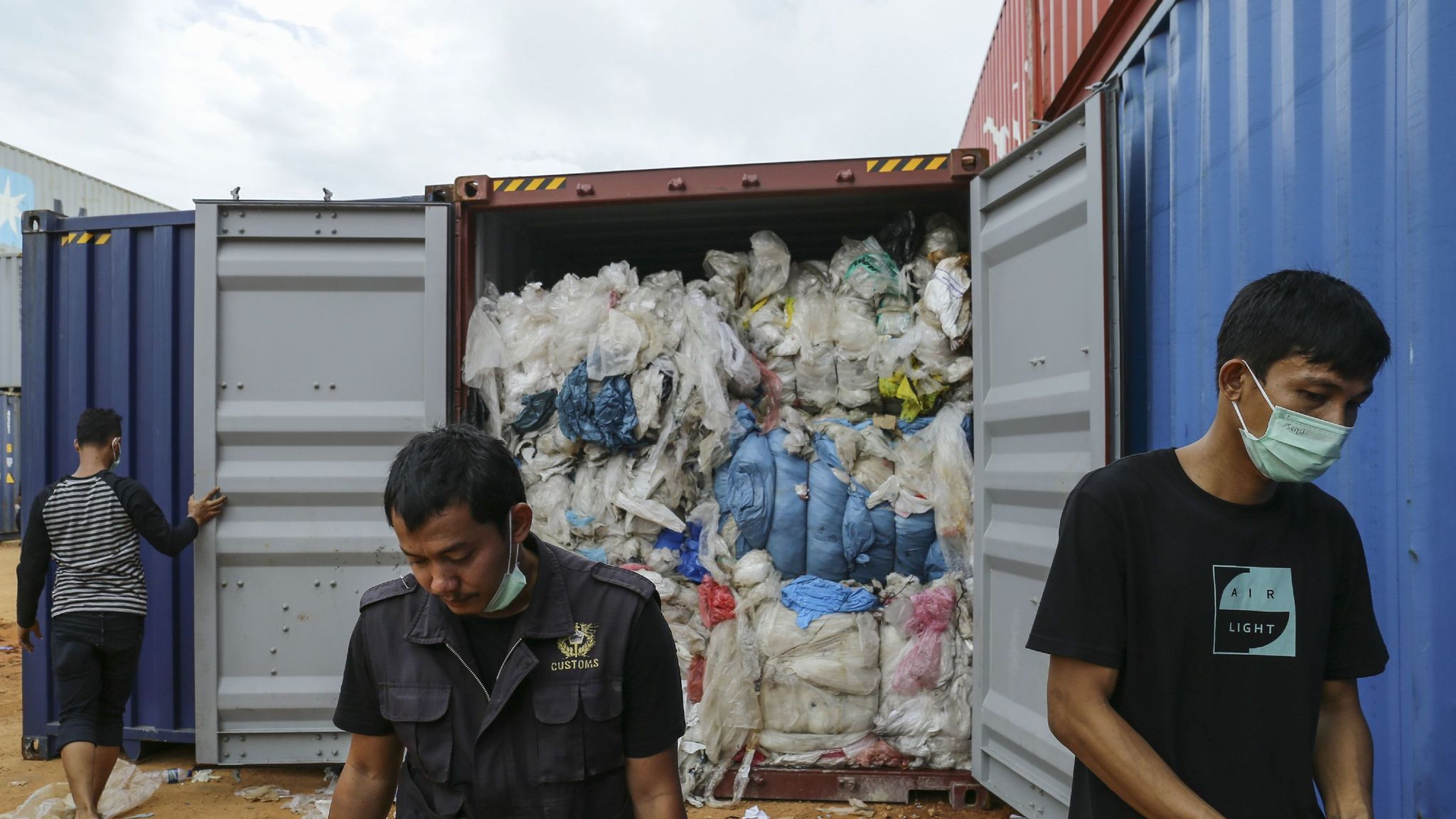 Indonesia sends back 100 tonnes of waste including plastics to US ...