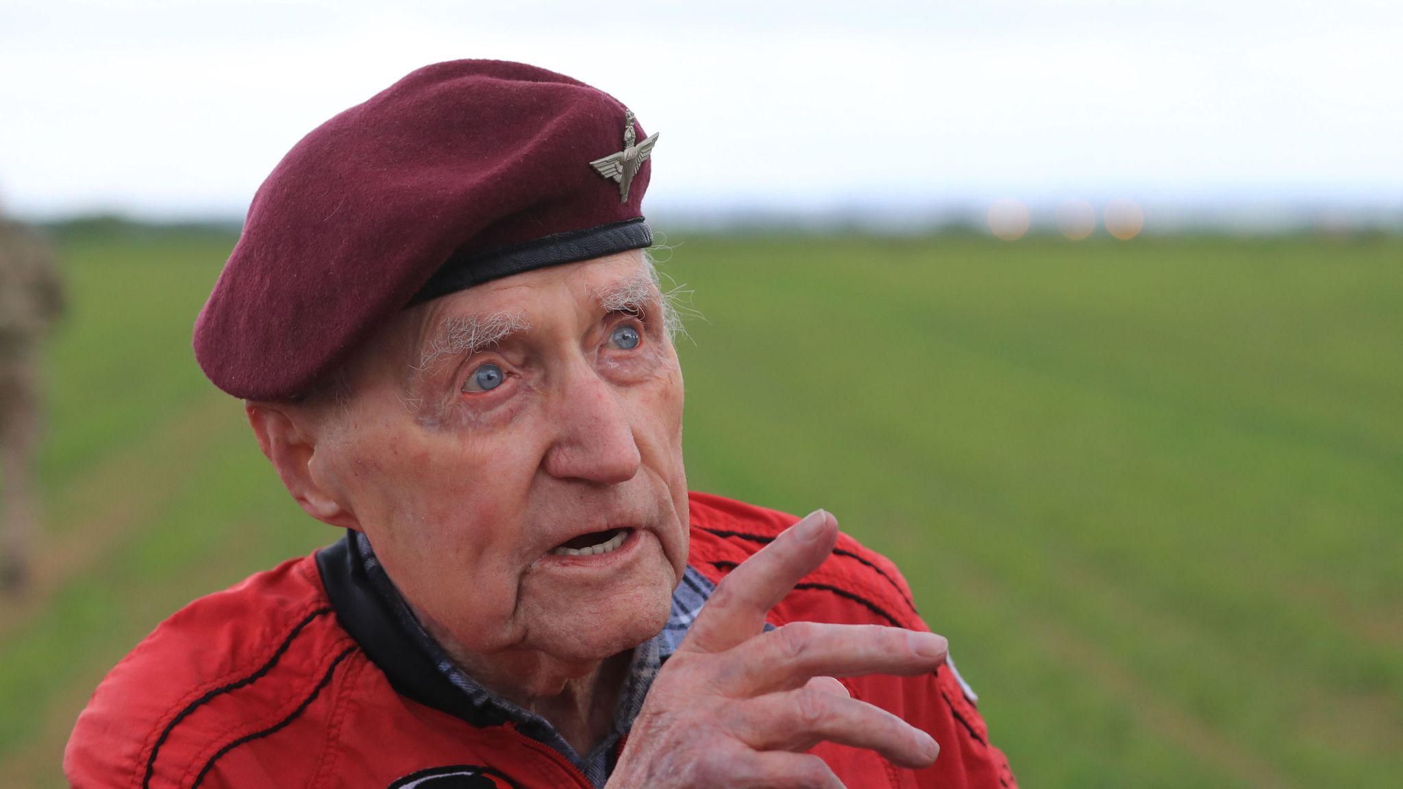 Queen says 'thank you' to veterans as world leaders mark D-Day ...