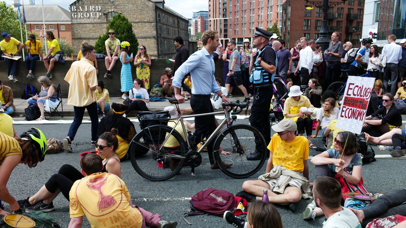 Extinction Rebellion block traffic in UK cities in 'summer uprising ...
