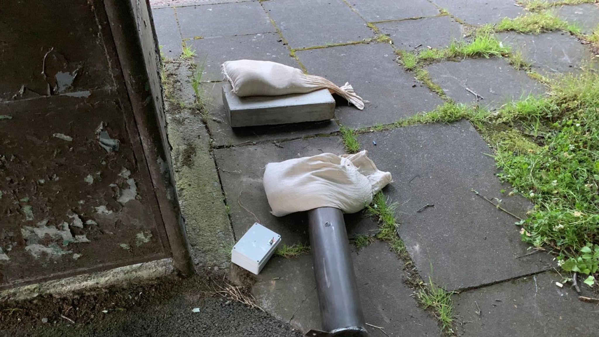 Northern Ireland: Fears of being ambushed could slow police emergency ...