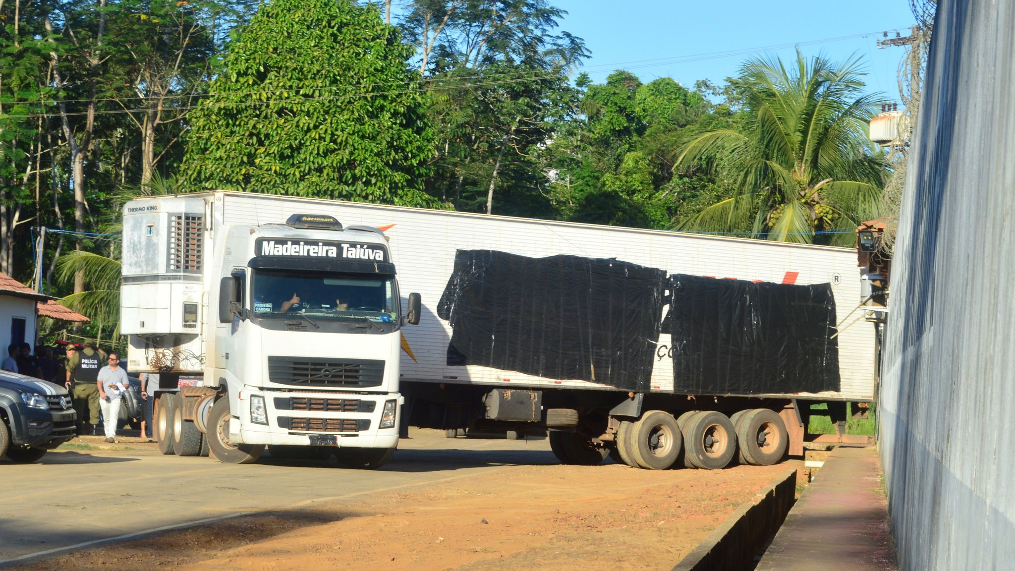 Brazil: Riot at Altamira jail leaves 57 dead - 16 decapitated | World News | Sky News