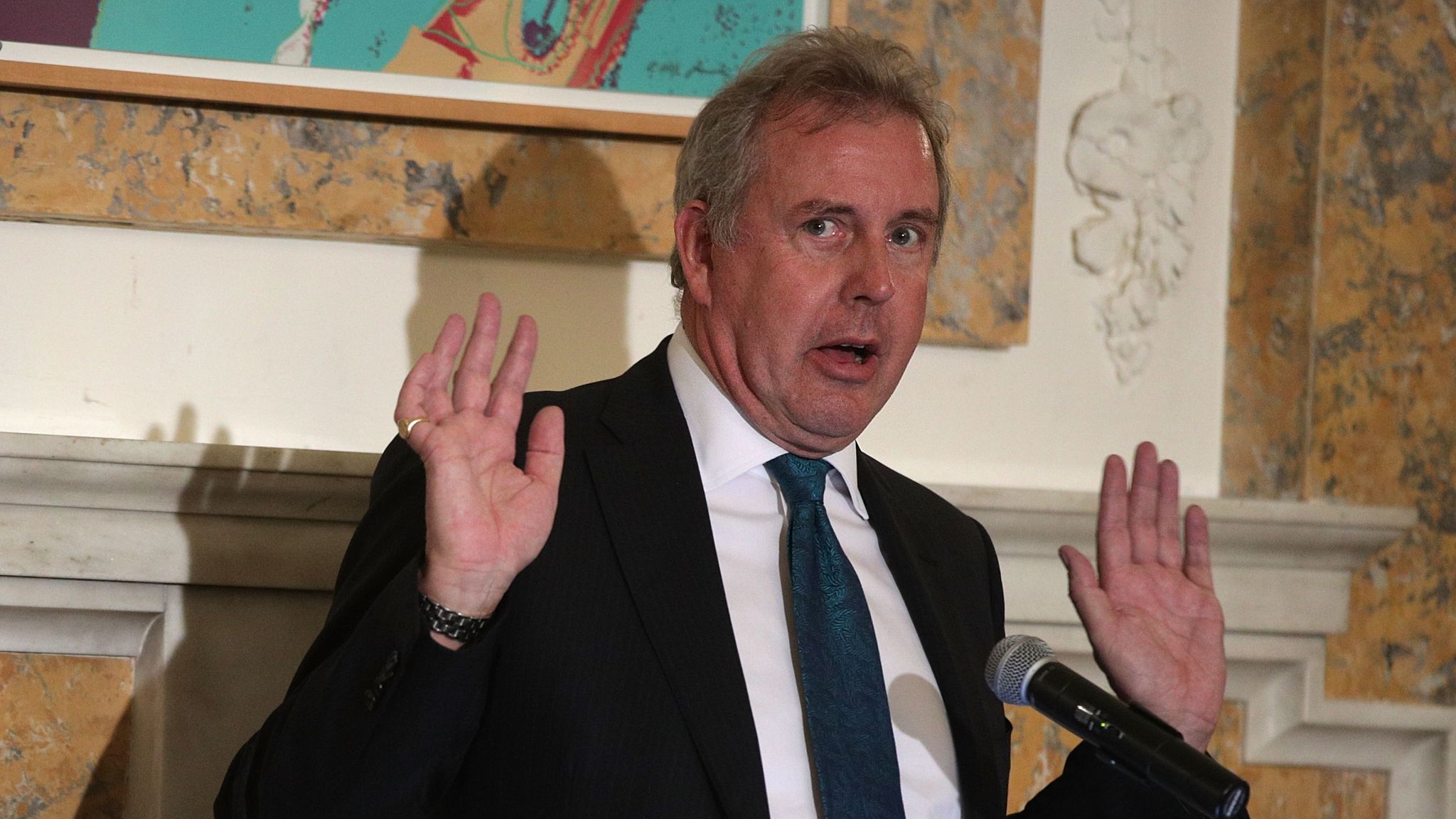 People who leak sensitive government secrets should lose their pensions ...