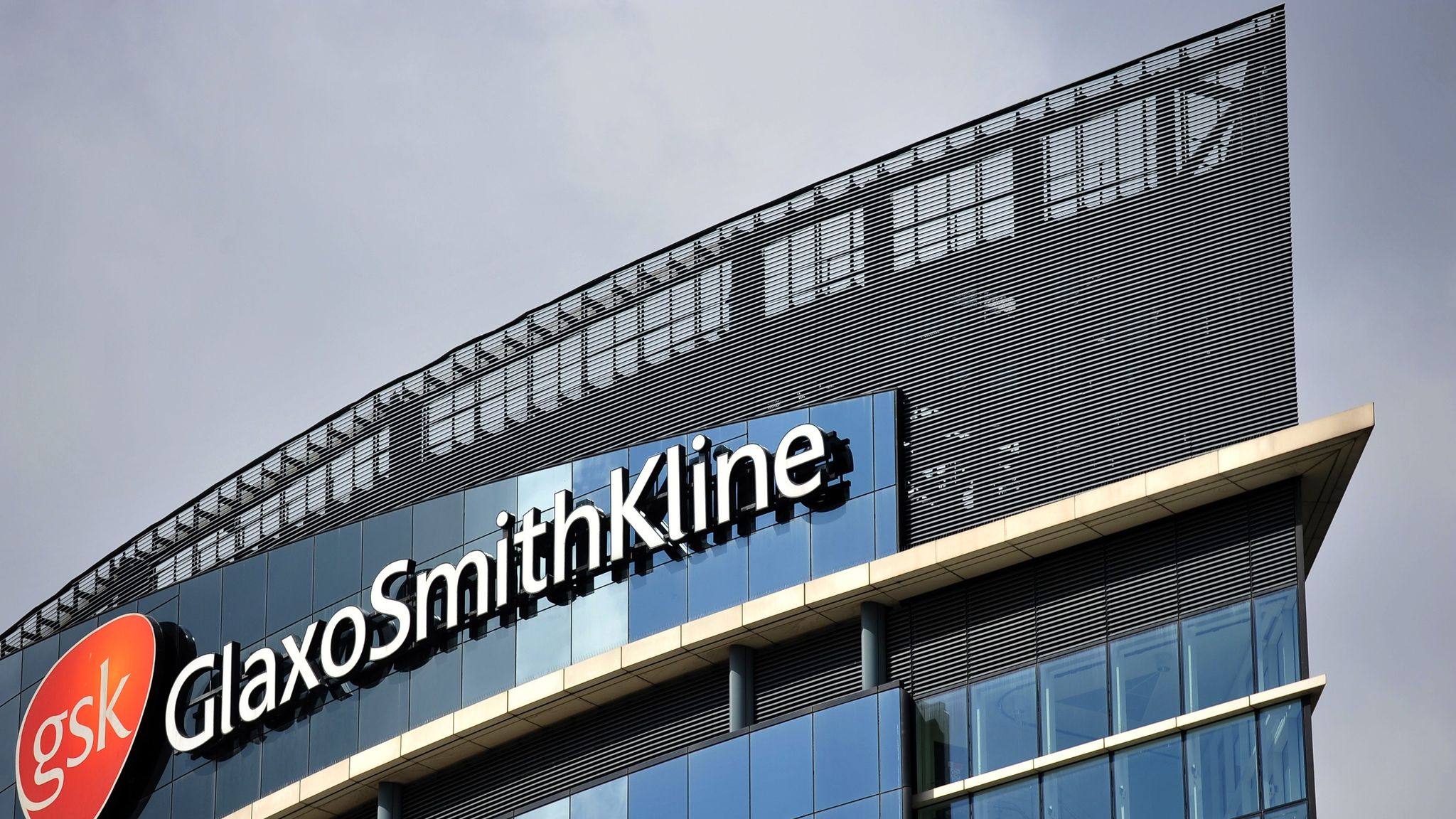 GSK turns to former AstraZeneca exec to lead £80bn break-up | Money ...
