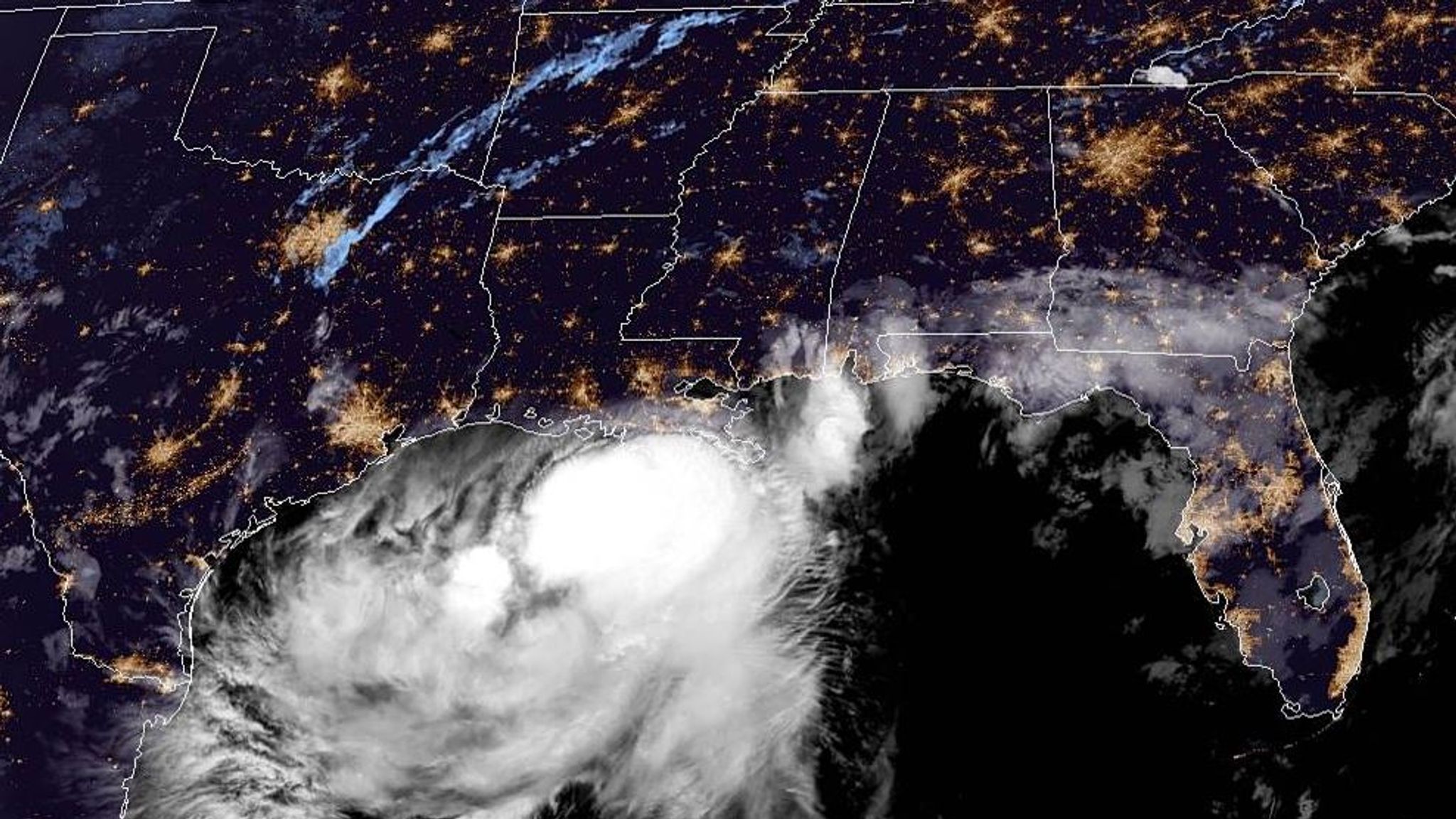 Storm Barry makes landfall as US Deep South braces for more heavy rains ...