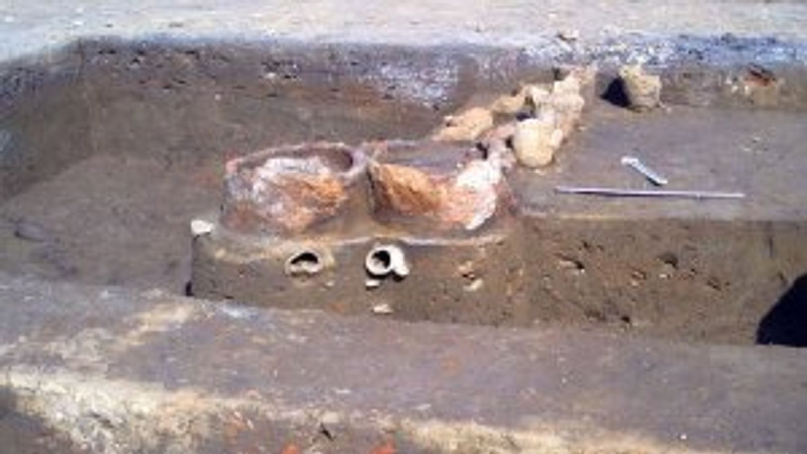 Cleopatra No 5? Scientists recreate ancient Egyptian queen's perfume ...