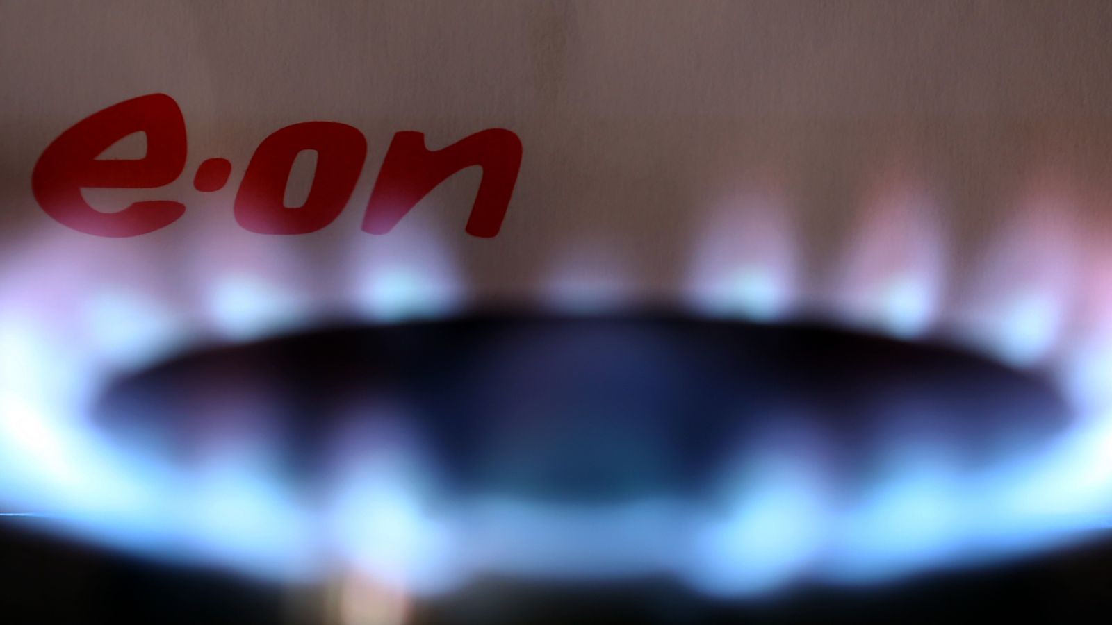 E.ON remains committed to British market despite losing 400,000 ...
