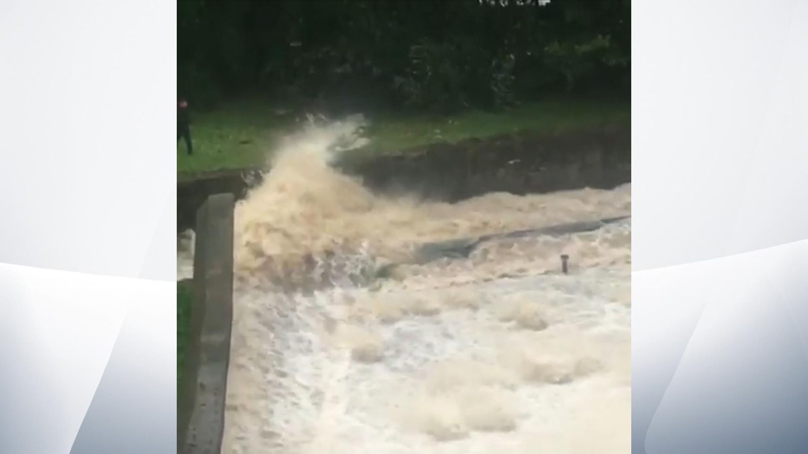 Toddbrook Reservoir overflows after heavy rain | UK News | Sky News