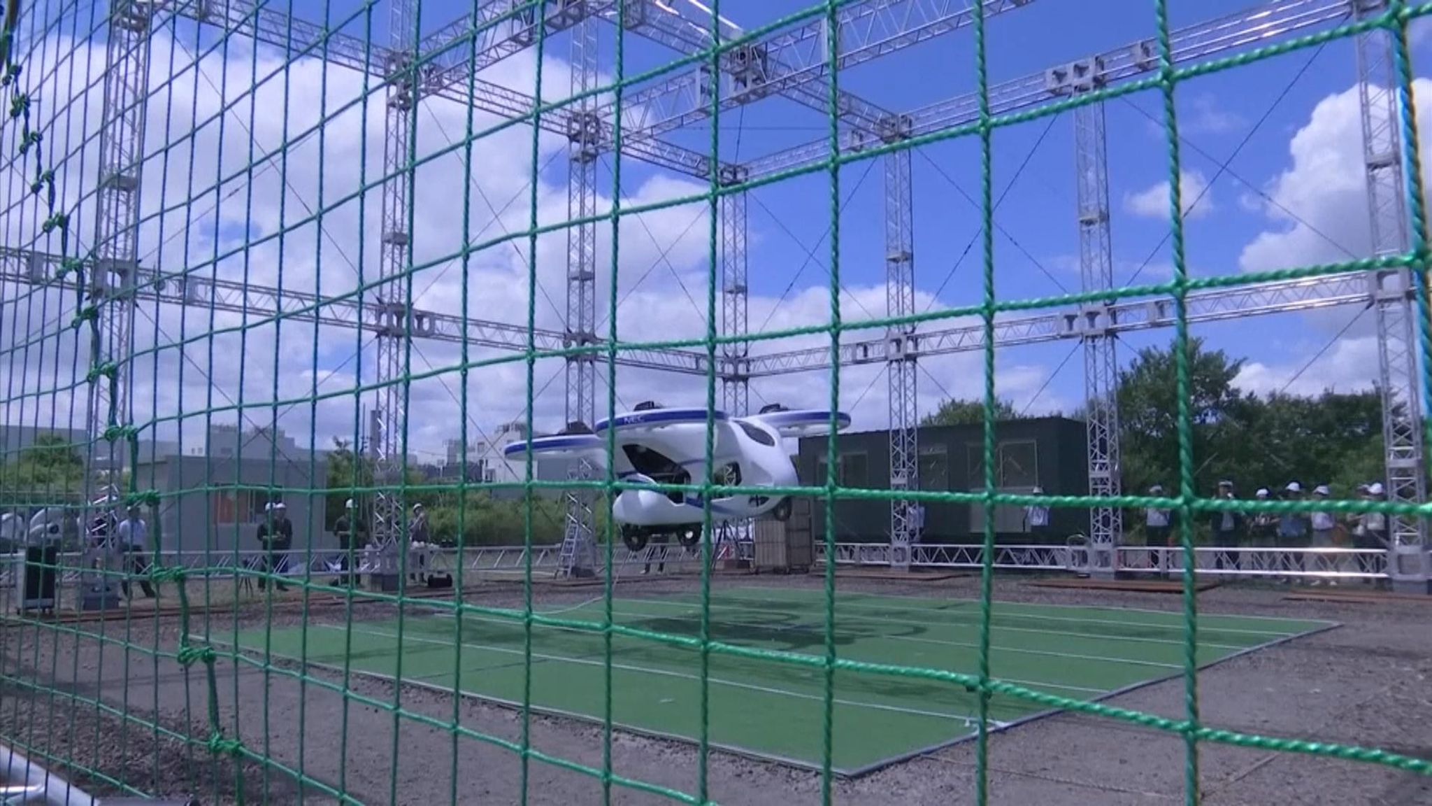Japan successfully tests flying car which hovers steadily for a minute ...