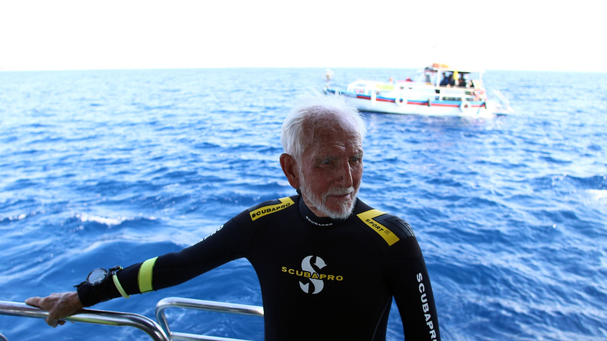 World's oldest scuba diver Ray Woolley breaks own record aged 96 ...