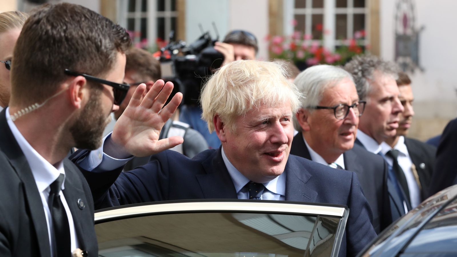 Boris Johnson booed in Luxembourg after meeting Jean-Claude Juncker ...