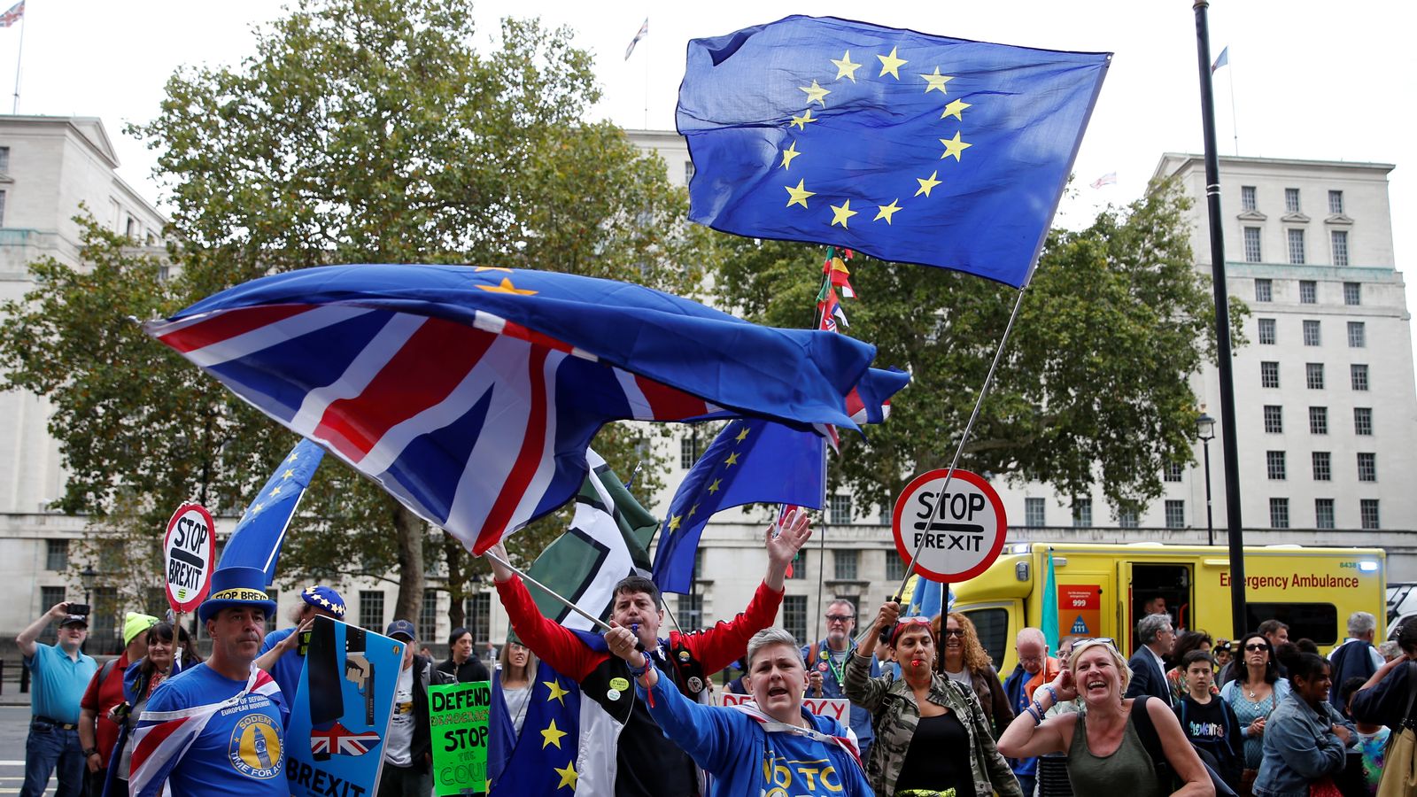 Anti-Brexit protesters gather at Downing Street as Boris Johnson ...