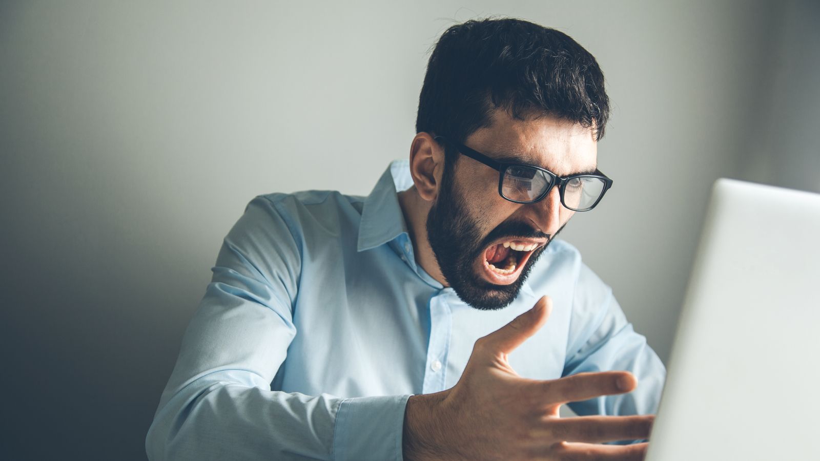 Feeling hungry can lead to poor decision-making, study finds | UK News | Sky News