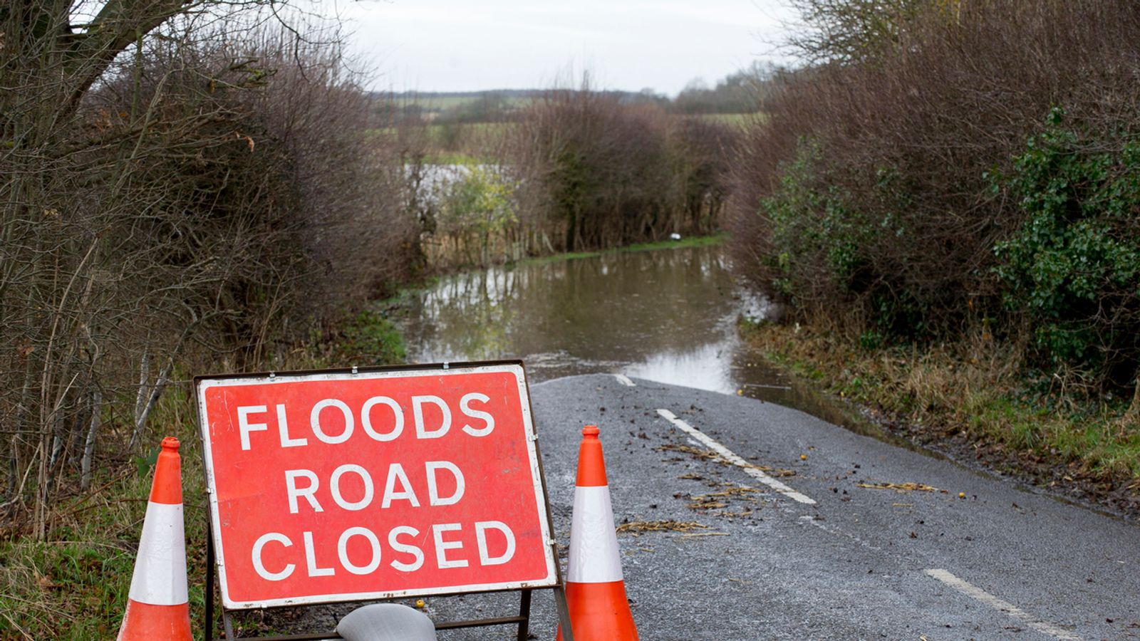 UK weather forecast: Heavy rain warning issued for Britain - and it ...