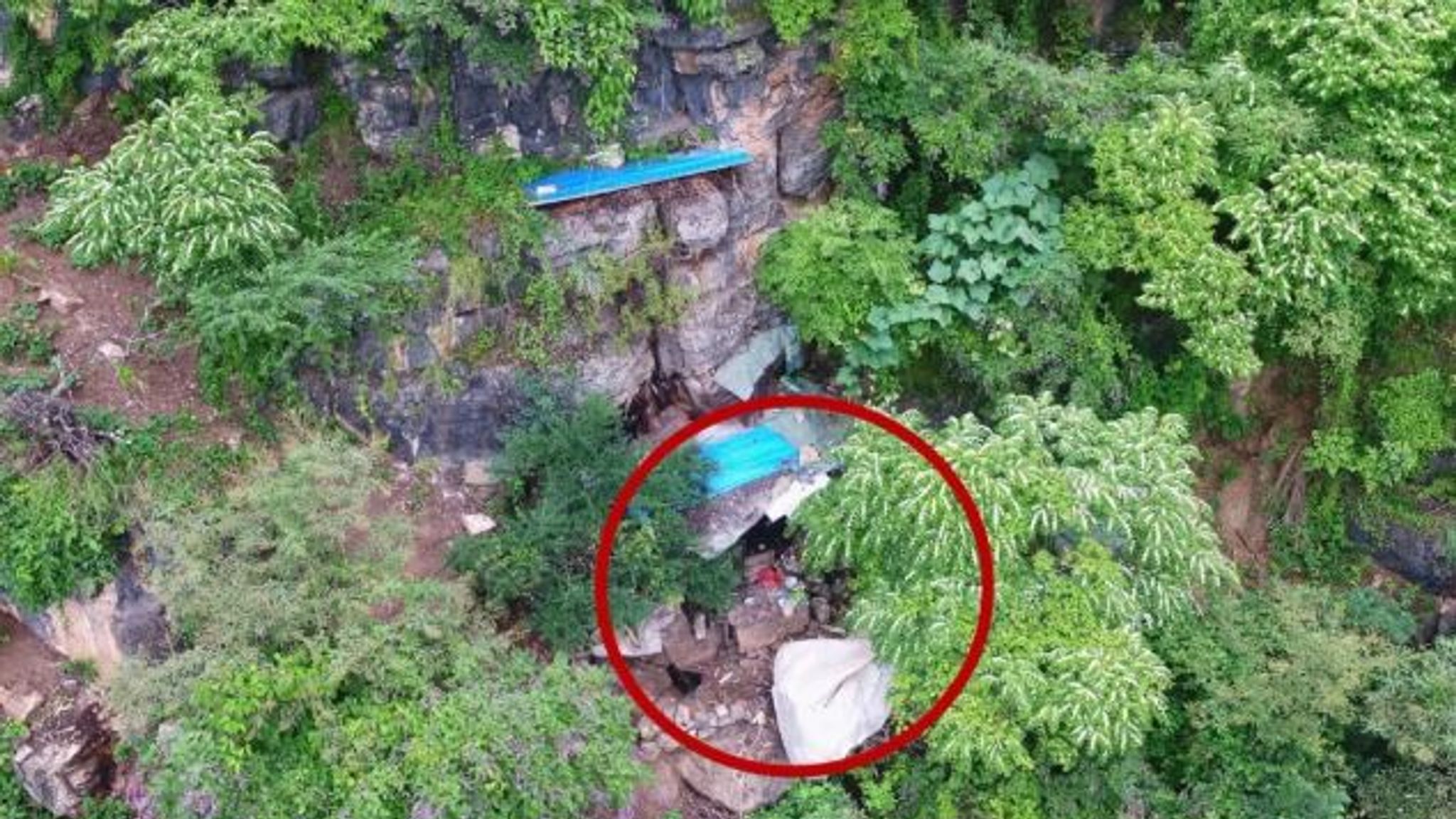 Fugitive found living in cave 17 years after escaping from prison ...