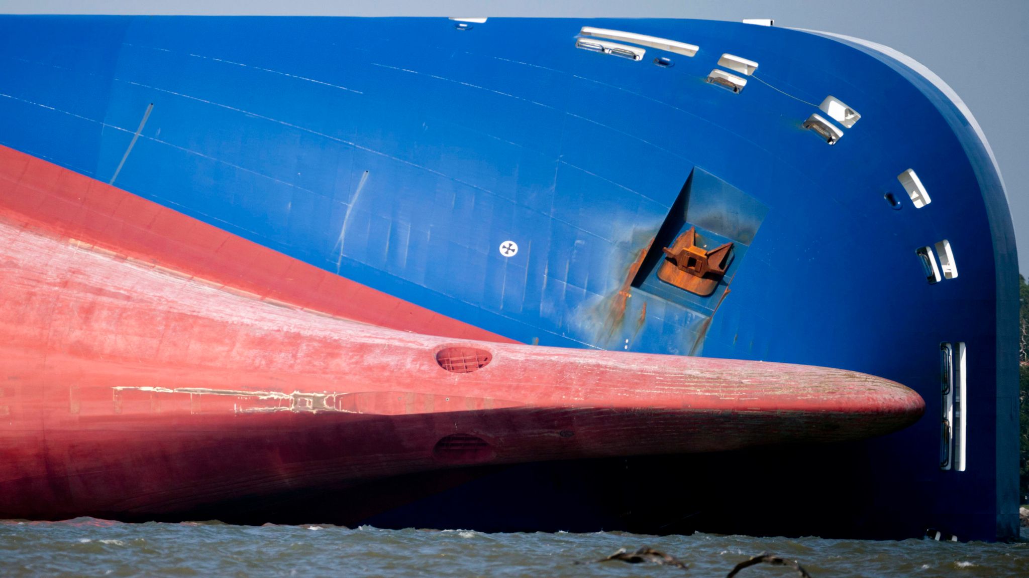 Golden Ray: Four crew members cut from ship's propeller room | World ...