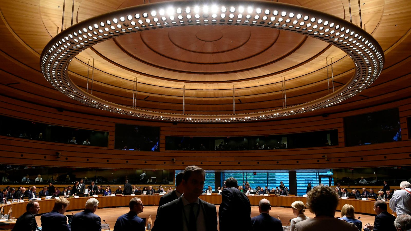 Boris Johnson locked in 11th-hour haggling as Brexit talks enter final ...