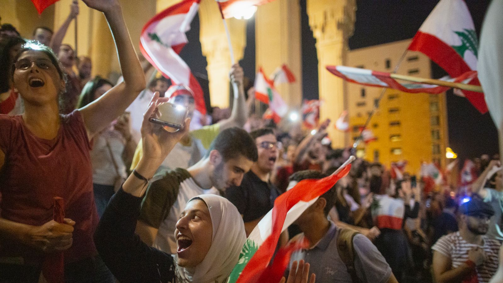 Lebanon protests: Country unites against government corruption | World ...