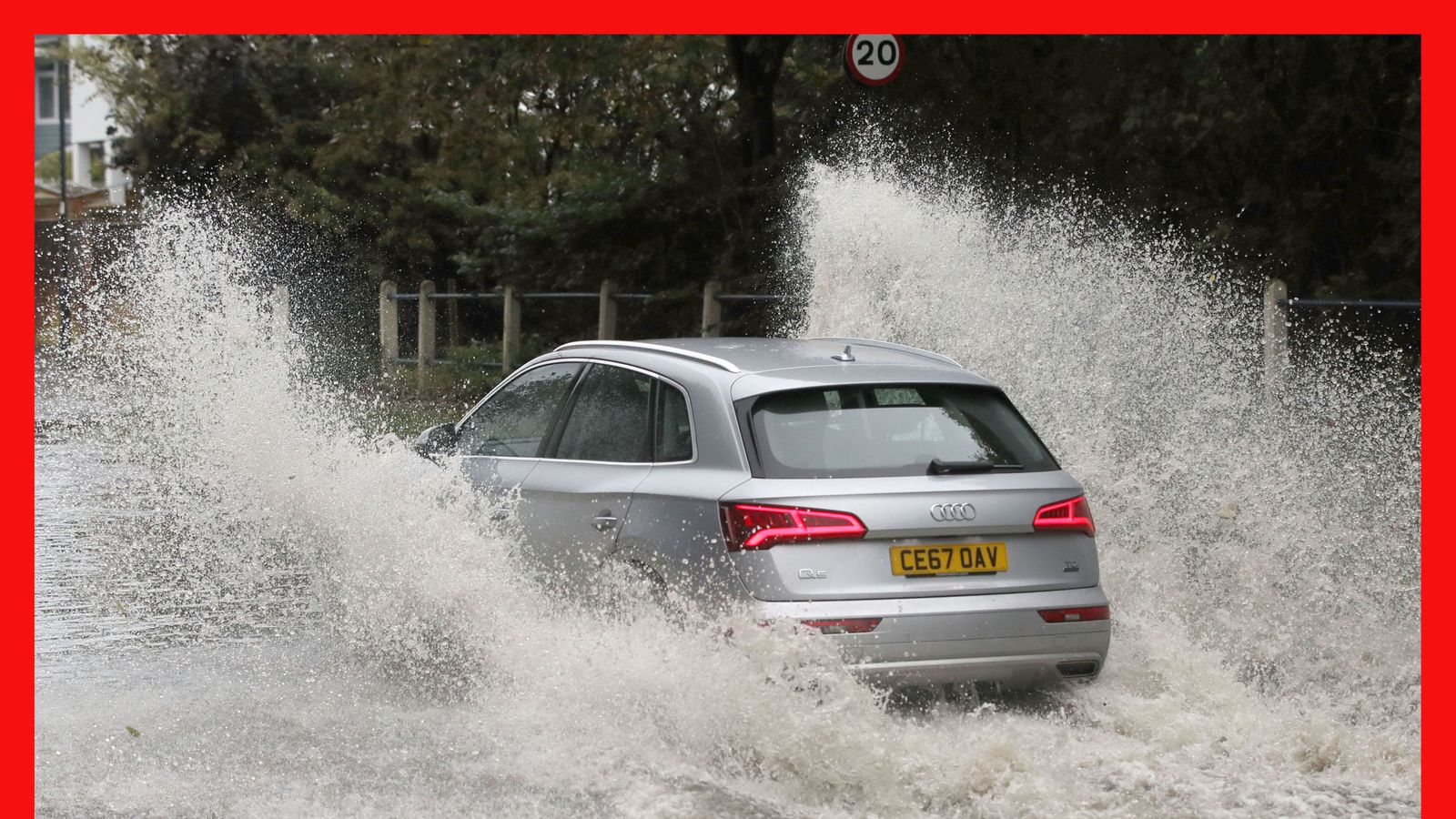 UK weather: Flood warnings as heavy rain hits parts of England | UK ...
