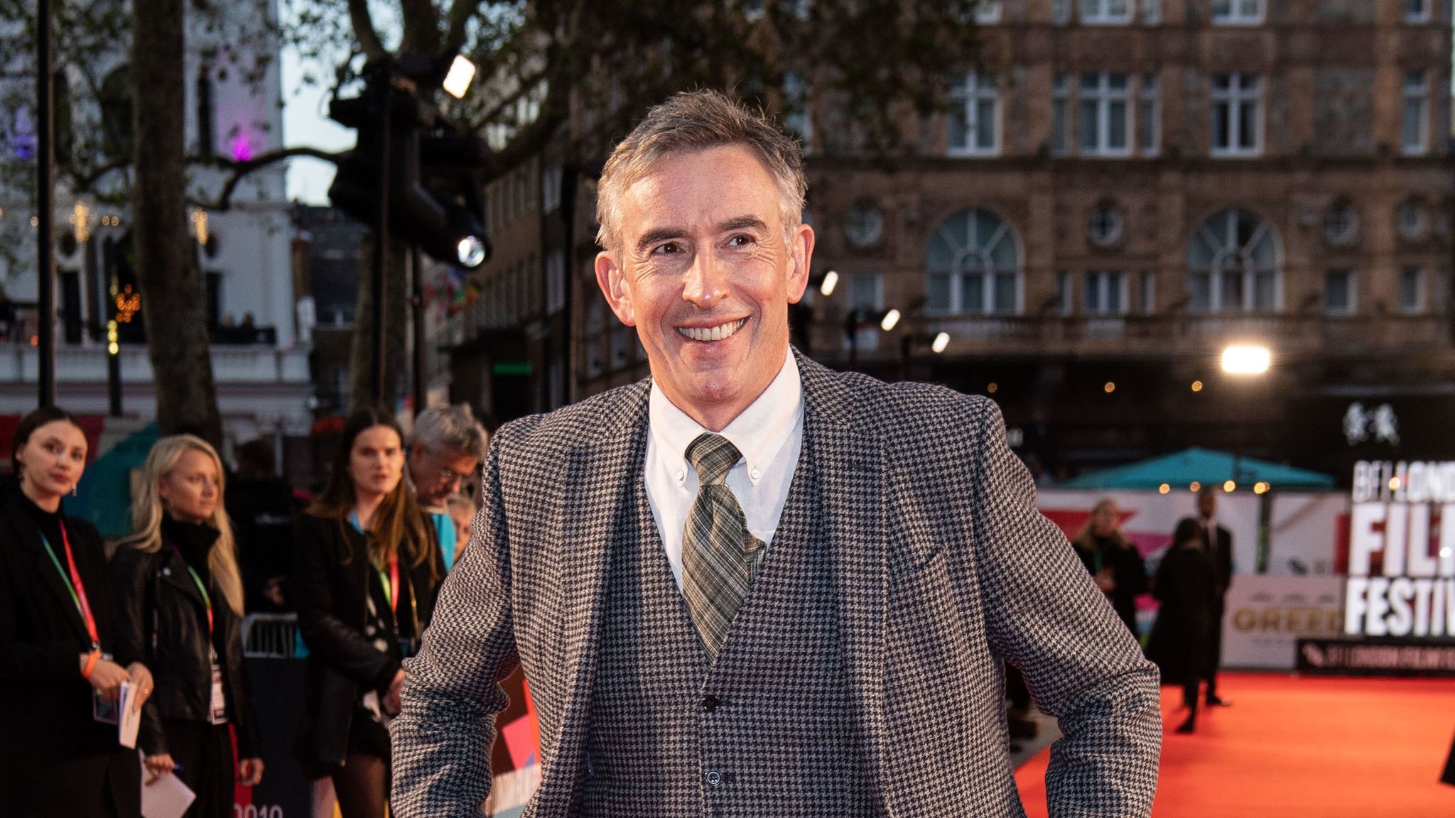 Steve Coogan: 'Prince Harry right to sue tabloids over phone hacking ...