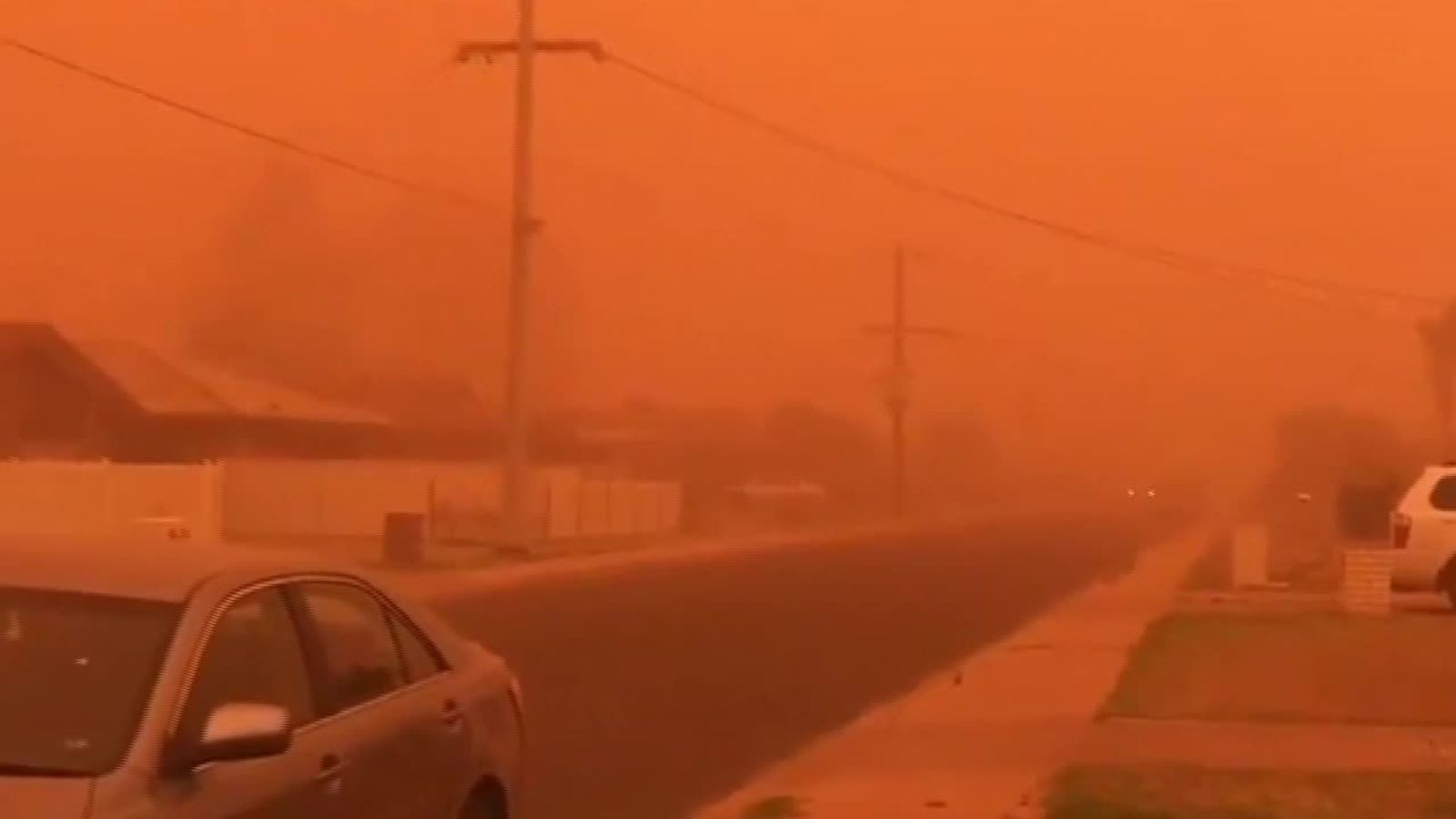 Yellow orange dust covers Australian town | Weather News | Sky News
