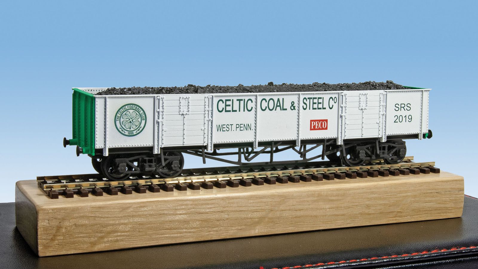 Sir Rod Stewart unveils model railway he worked on for 25 years | Ents ...