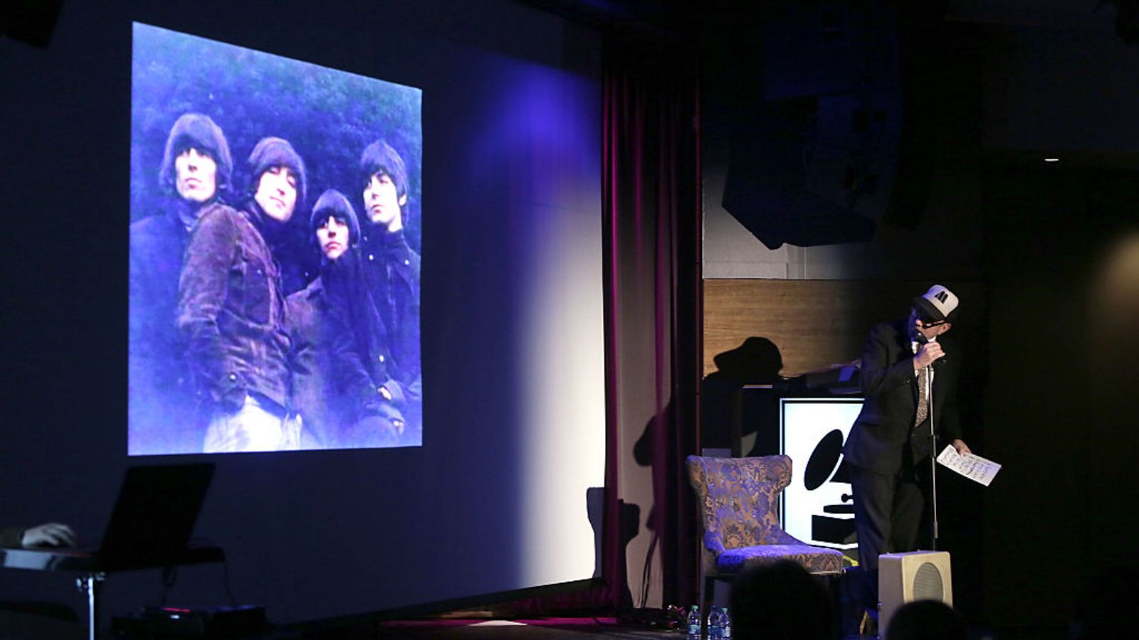 Robert Freeman: Photographer behind classic Beatles album covers dies ...