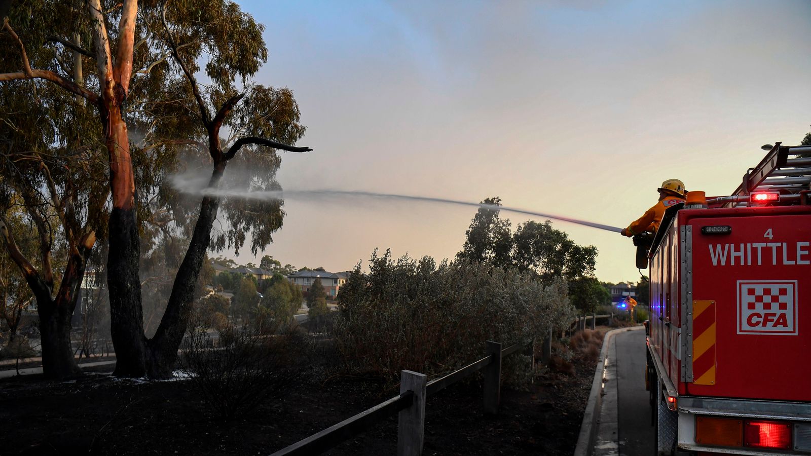 Australia wildfires: Thousands told it is too late to evacuate as ...