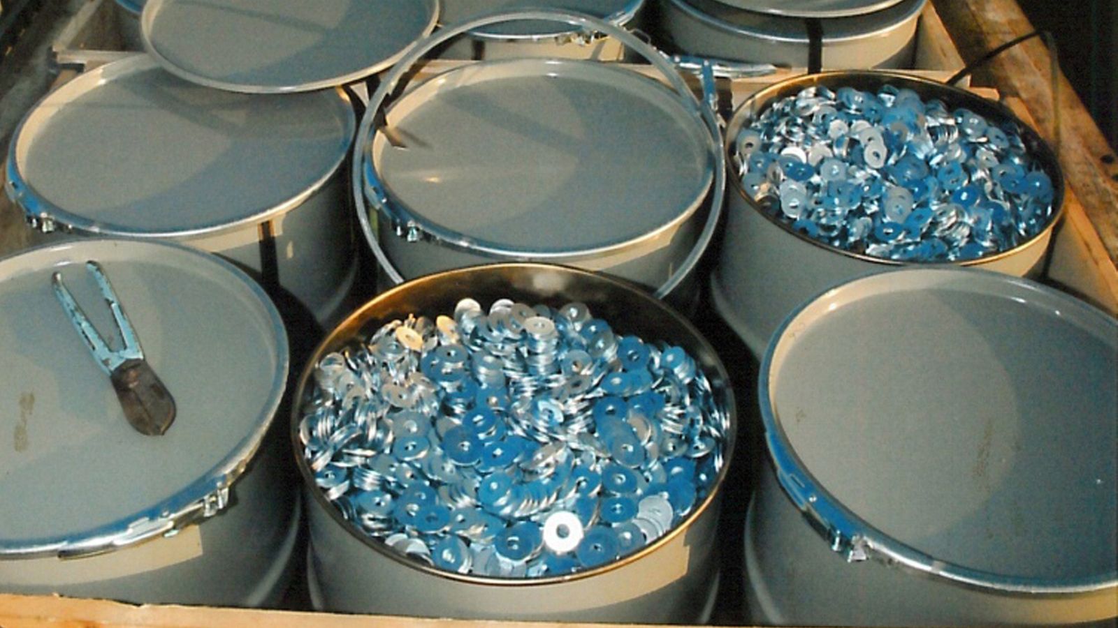 Man jailed for trying to smuggle 450,000 fake £1 coins into UK | UK ...