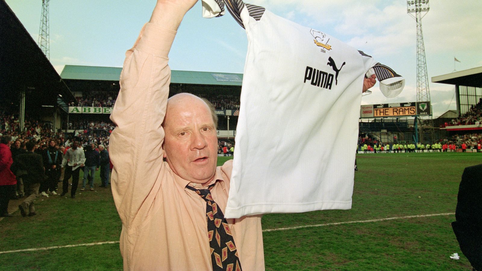 Former Derby and Portsmouth boss Jim Smith dies aged 79 | UK News | Sky ...