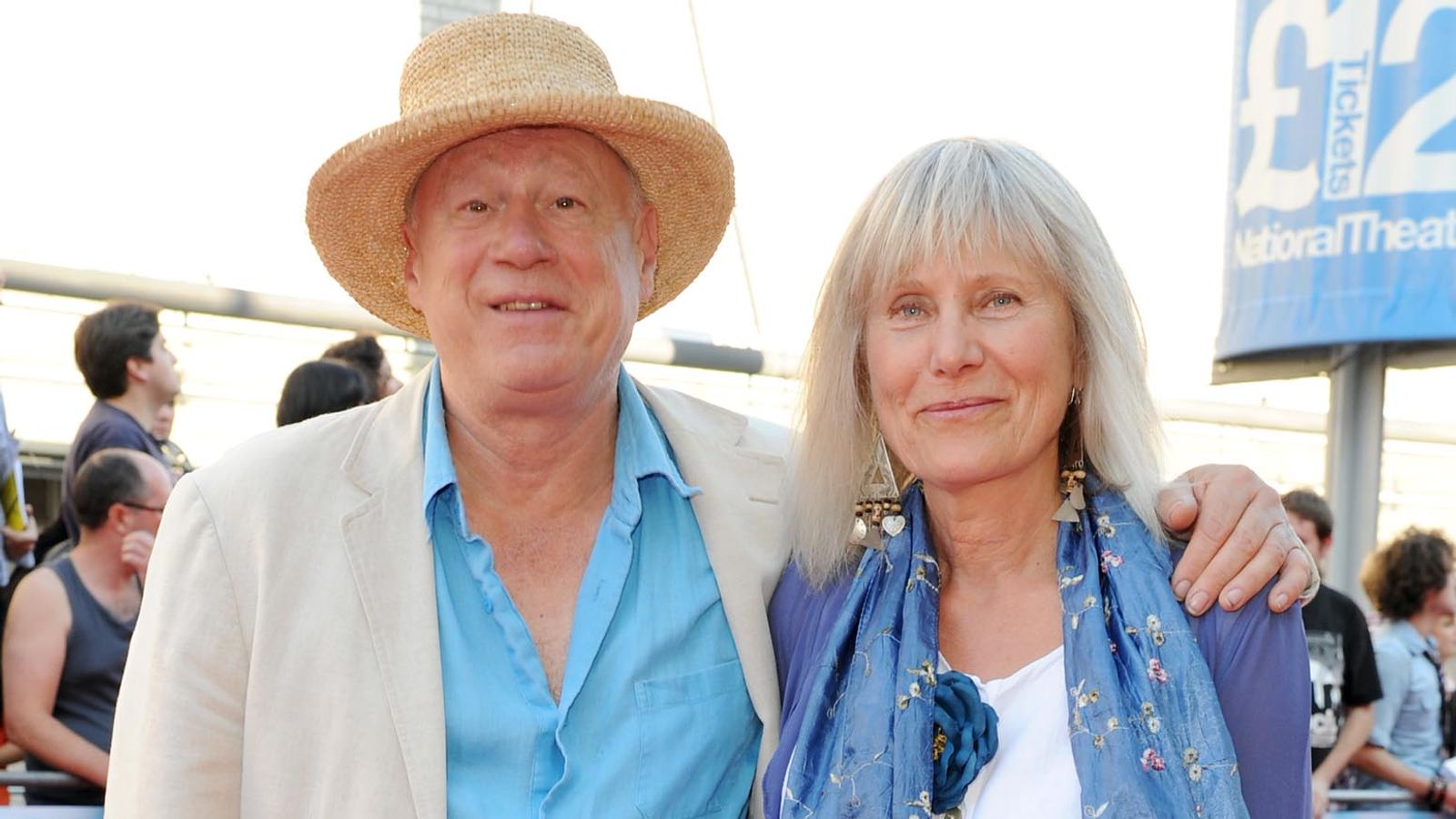 Neil Innes: Monty Python actor and Rutles musician dies aged 75 | Ents ...