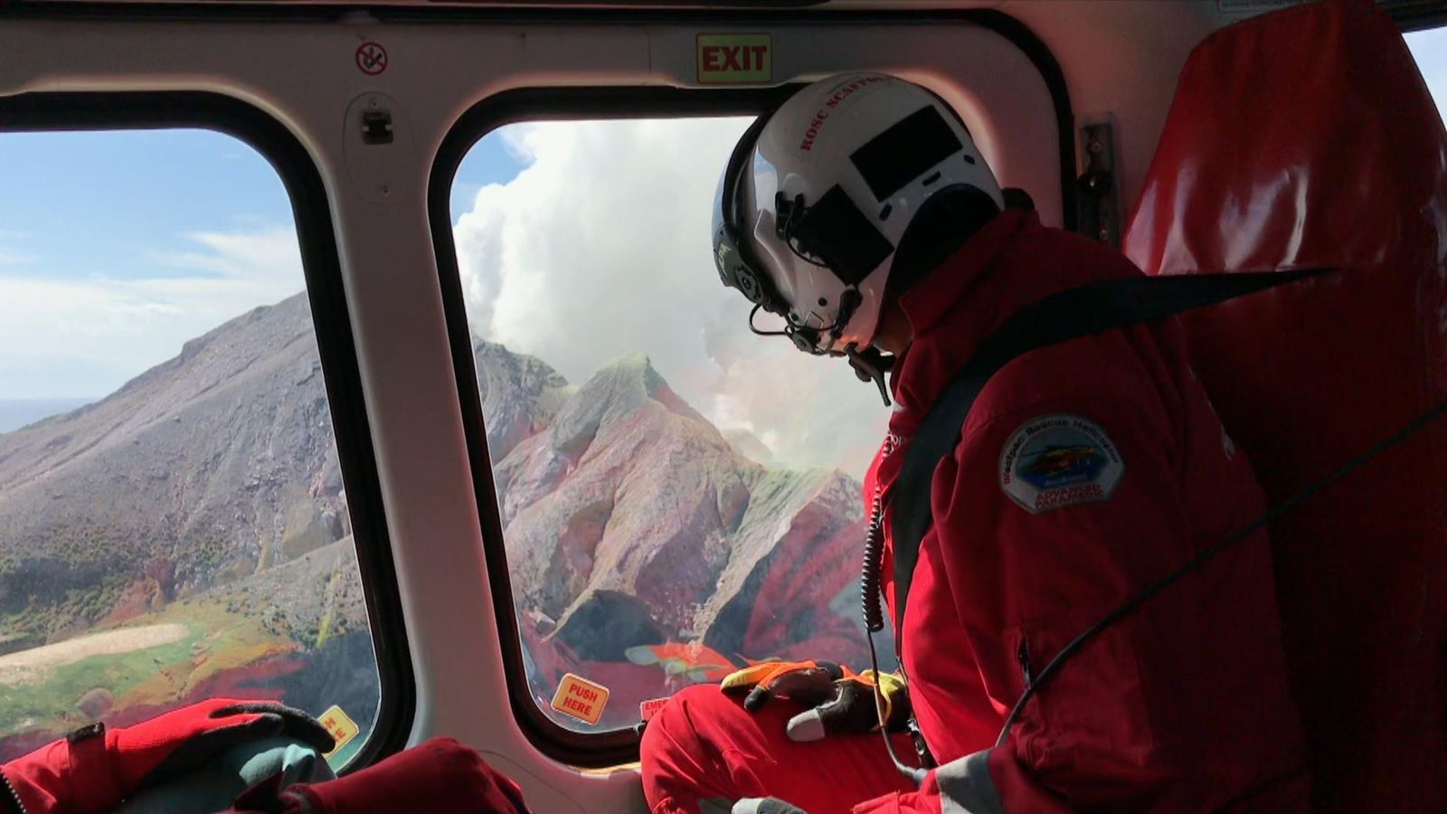 New Zealand volcano: Rescuers arrive on ash-covered White Island after ...