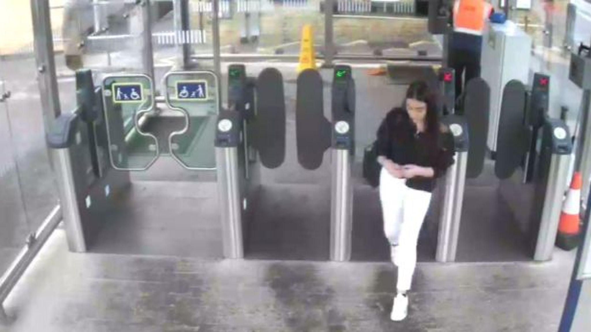 CCTV images show Atlanta Butler, 13, boarding London-bound train before ...