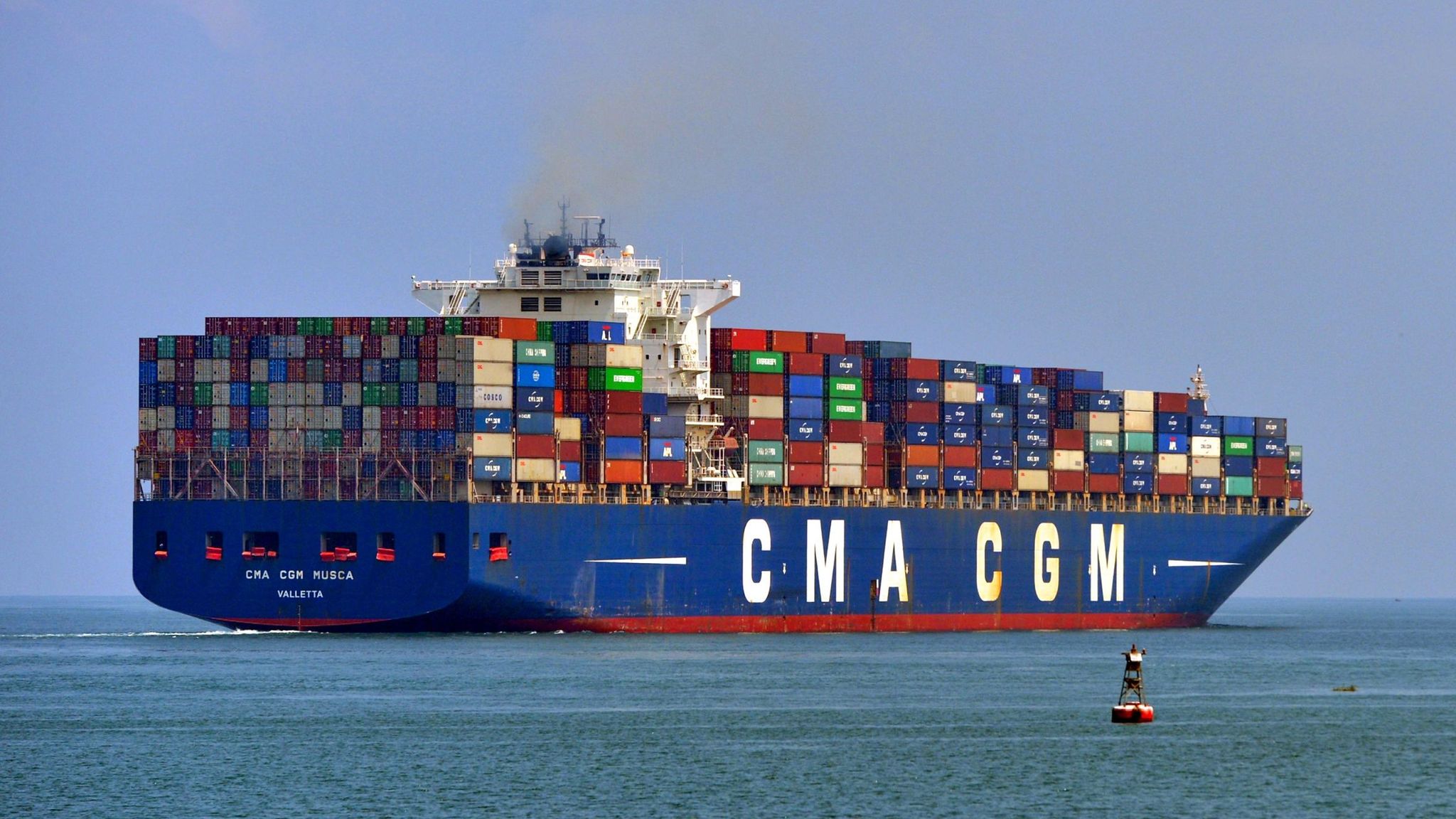 Global shipping fleet to tackle 'daunting' carbon emissions target ...