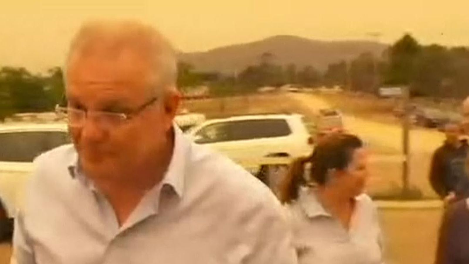 Australia wildfires: PM Scott Morrison heckled by angry residents in ...