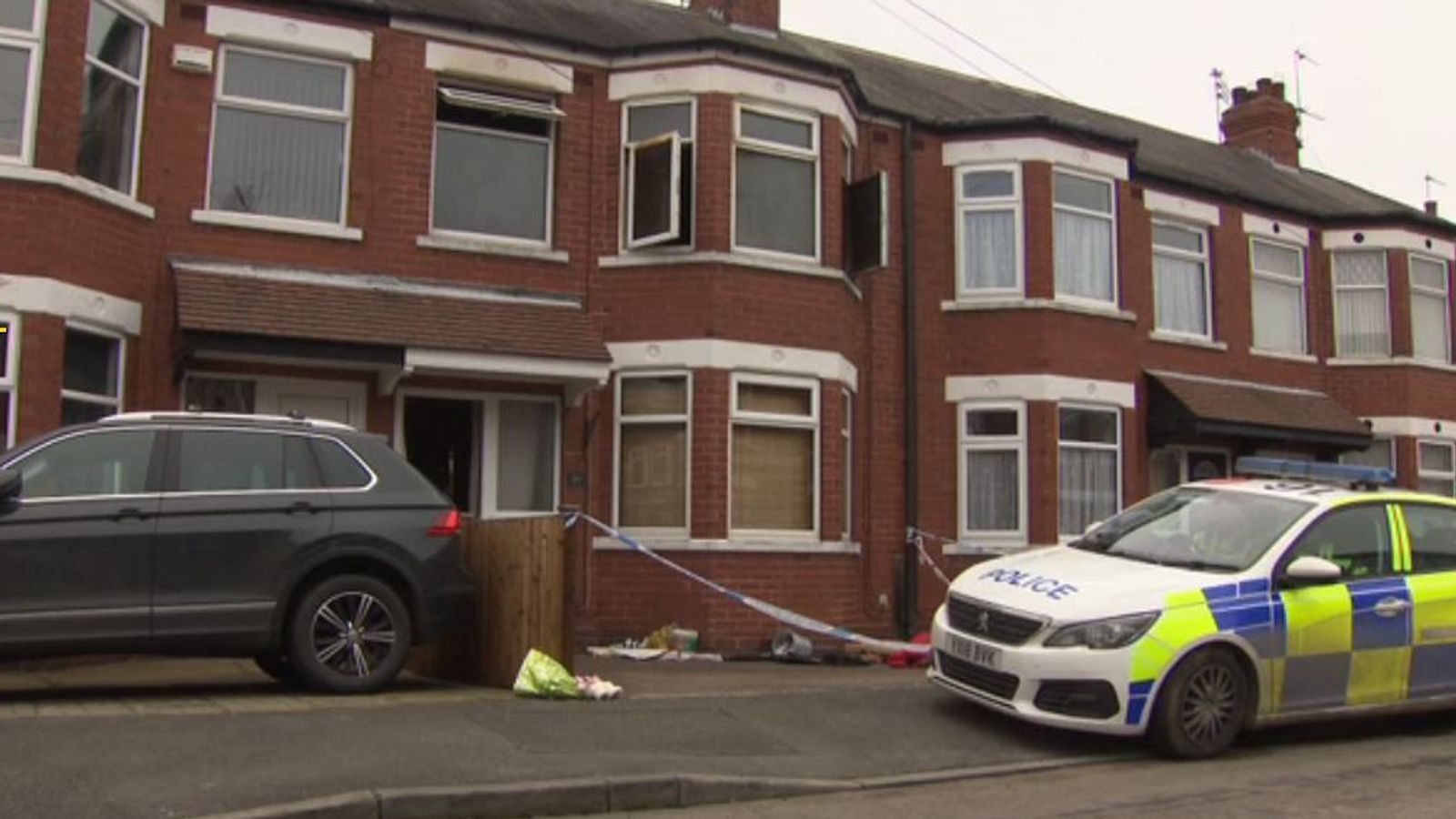 Hull house fire: Man and 10-year-old daughter die in blaze | UK News ...