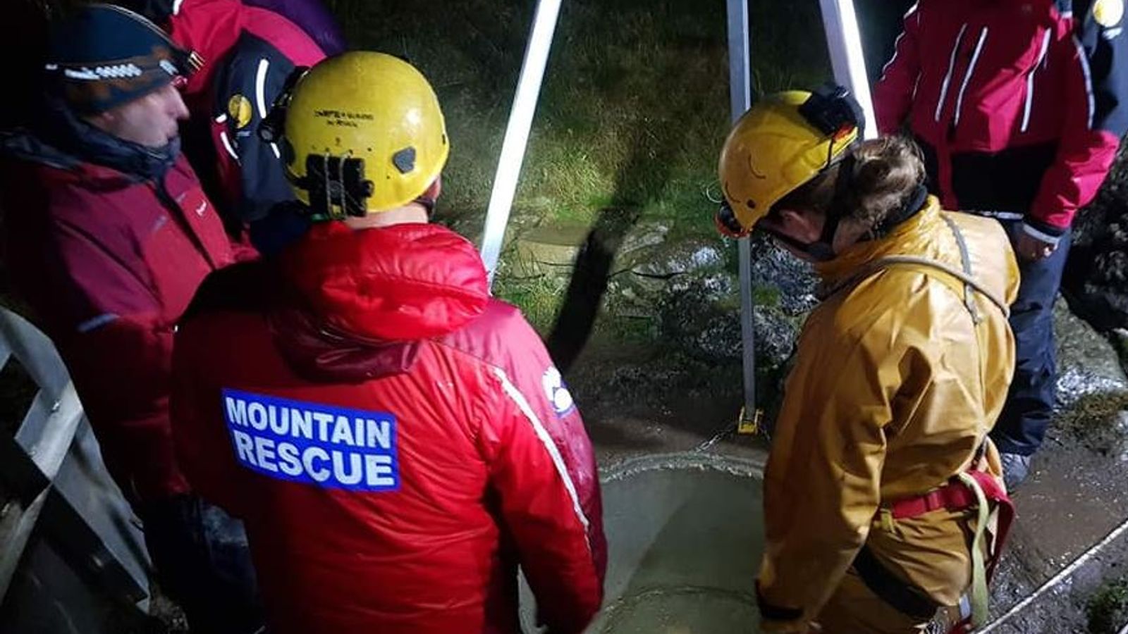 Man found dead in flooded cave in Cumbria after major rescue operation ...