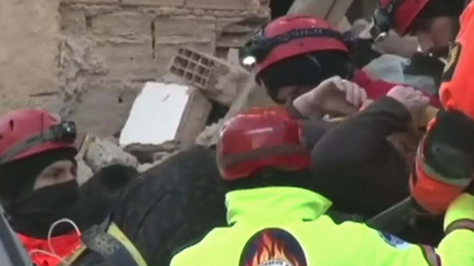 Turkey earthquake: Woman rescued from rubble | World News | Sky News