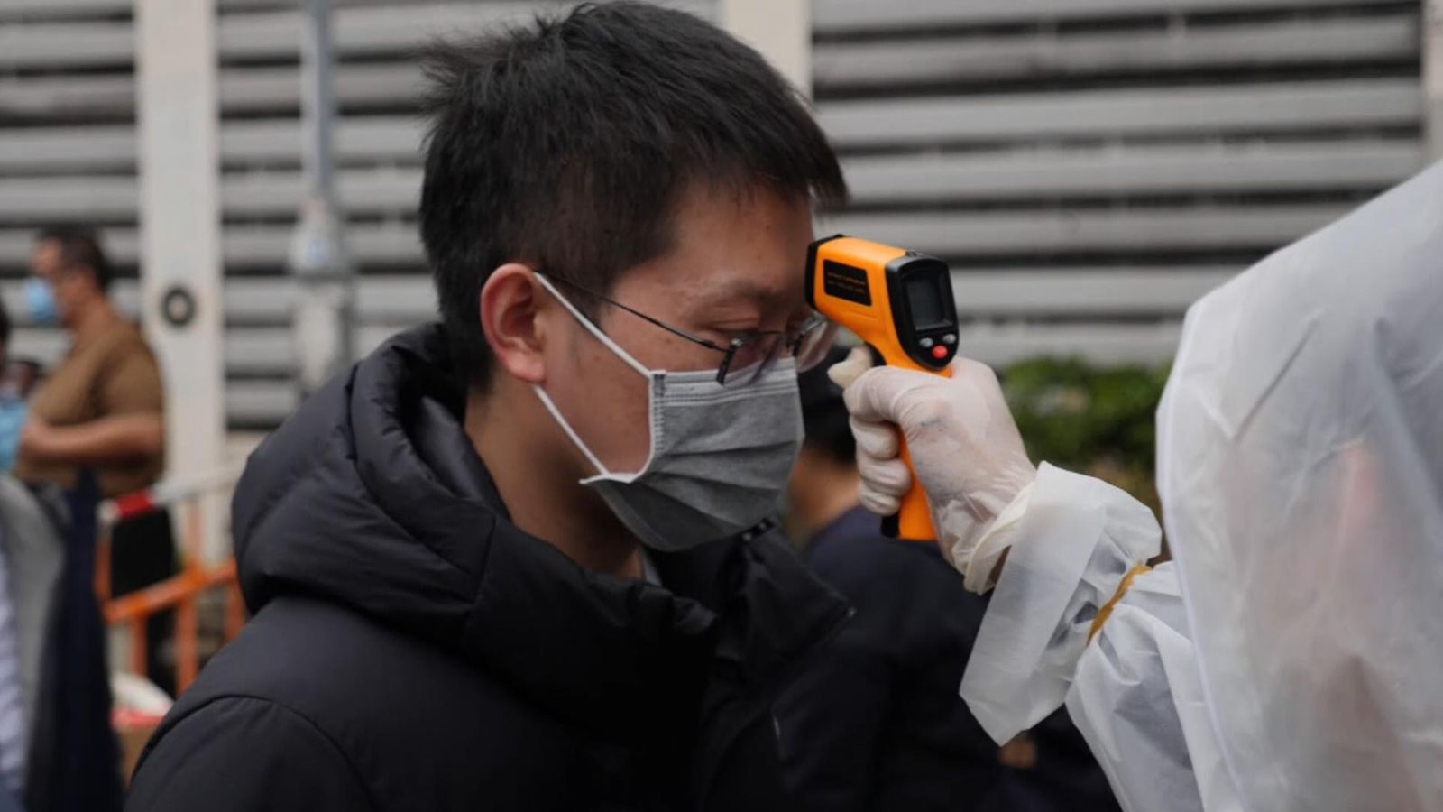 Coronavirus: Hong Kong vigilantes carry out tests on people arriving ...