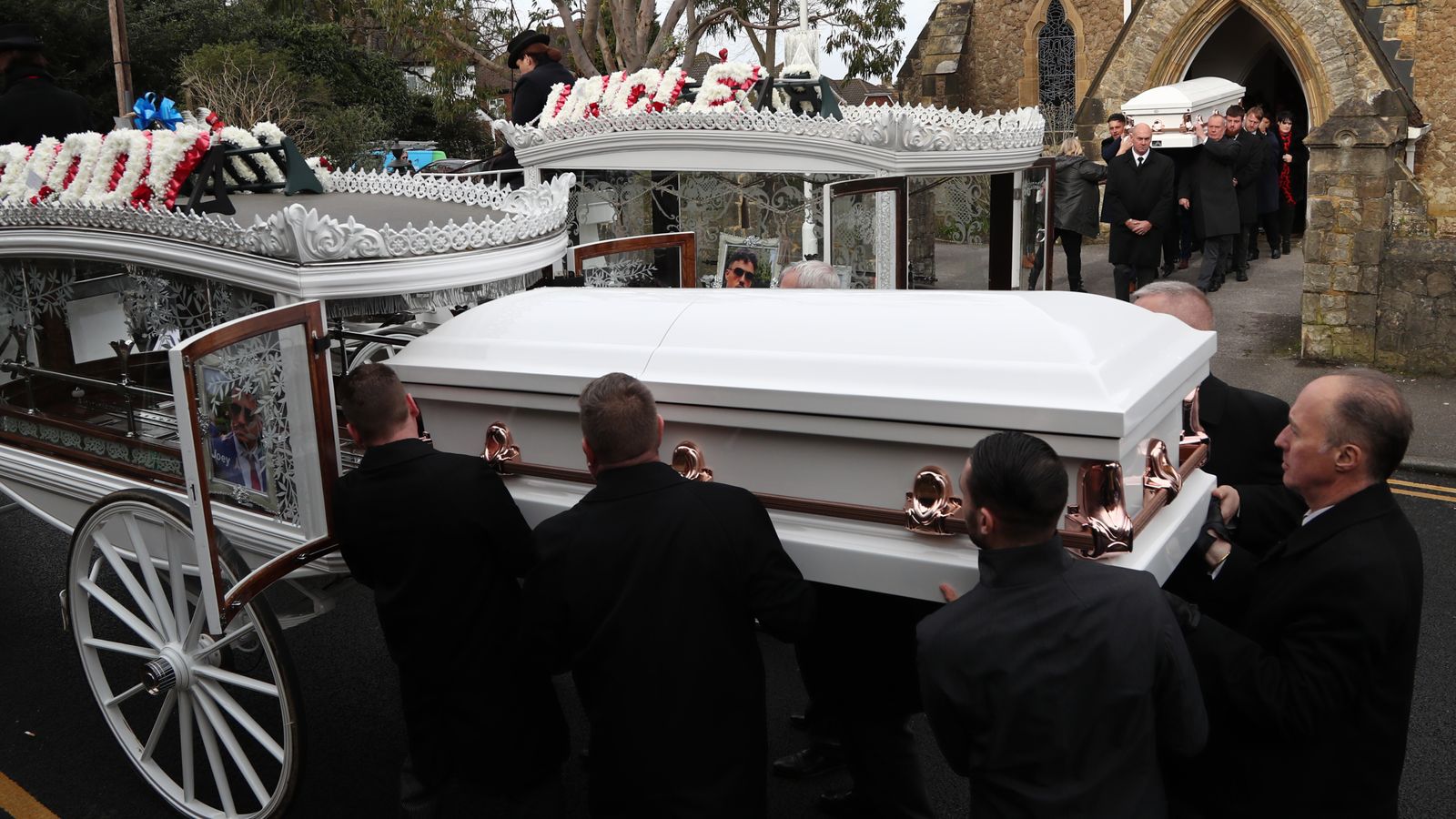 Billy and Joe Smith: Hundreds at funeral for My Big Fat Gypsy Wedding ...