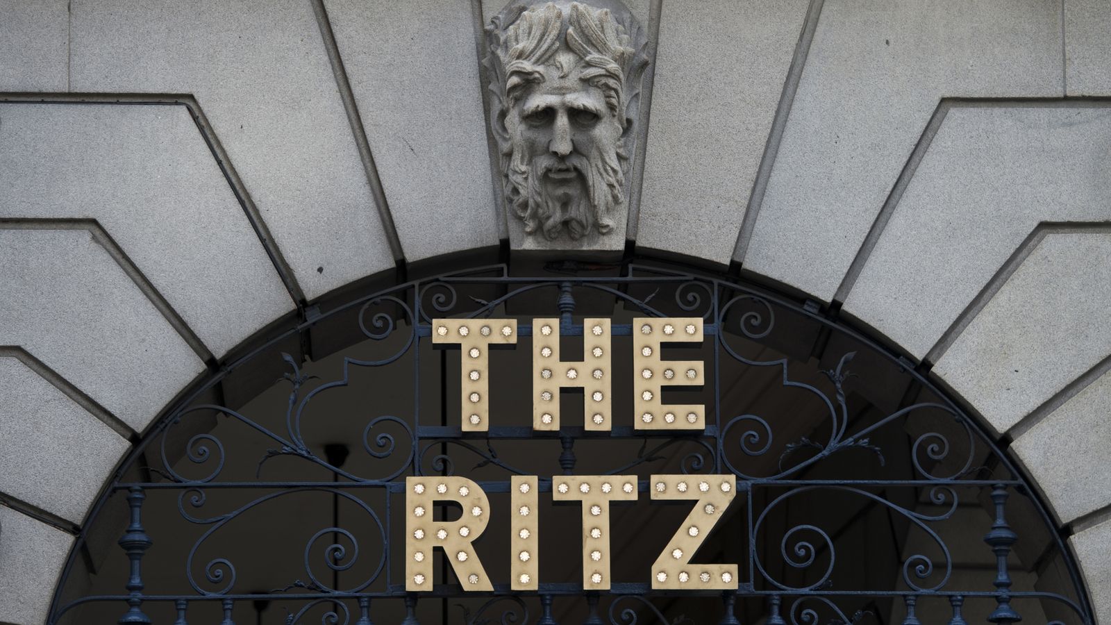 Sir Frederick Barclay secretly recorded at Ritz by own family, court ...