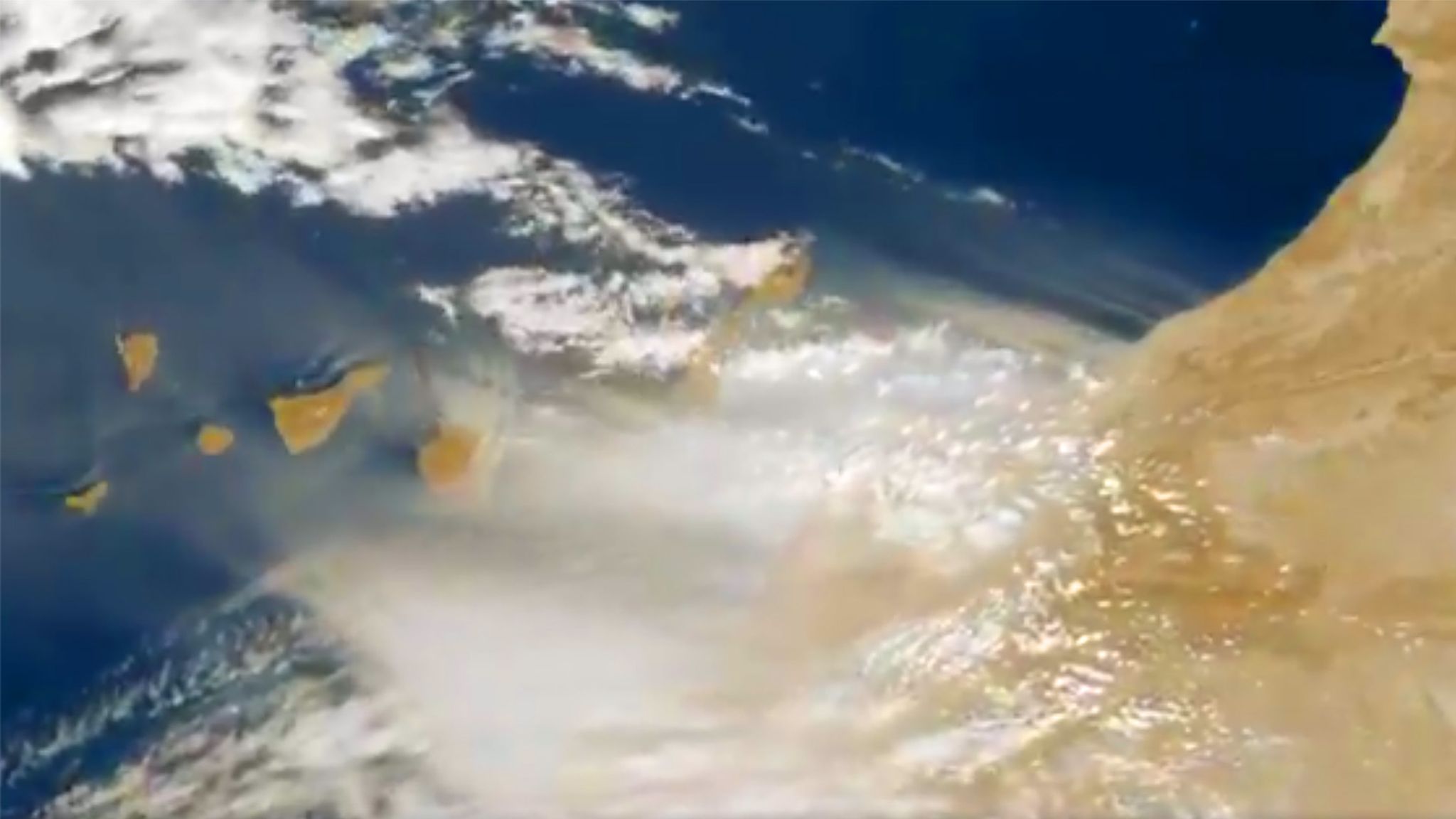 'Frustrated' Brits stuck in Canary Islands after 'apocalyptic ...