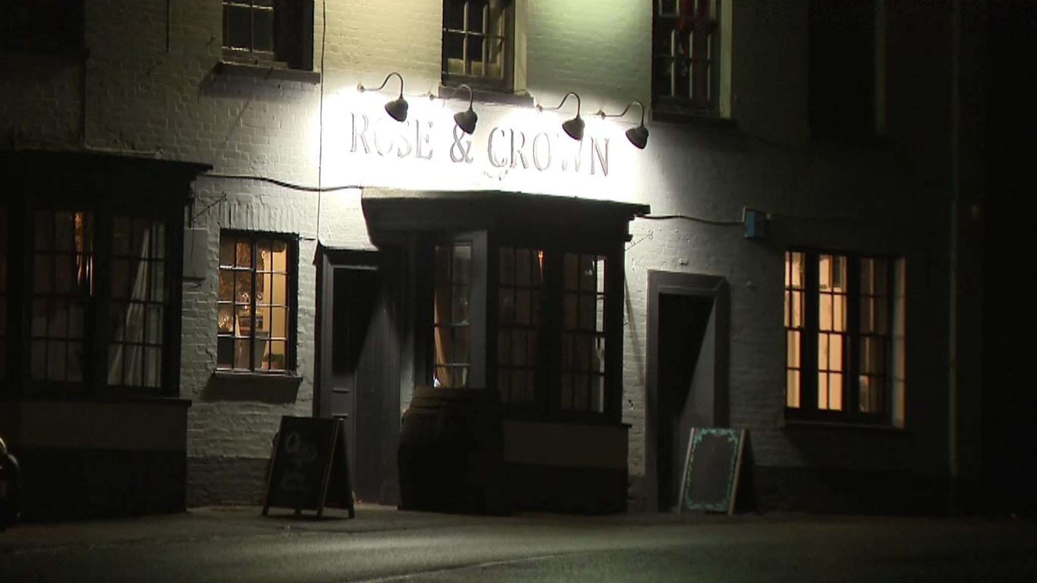 Man dies after being stabbed outside Essex pub | UK News | Sky News Man dies after being stabbed outside Essex pub | UK News | Sky News